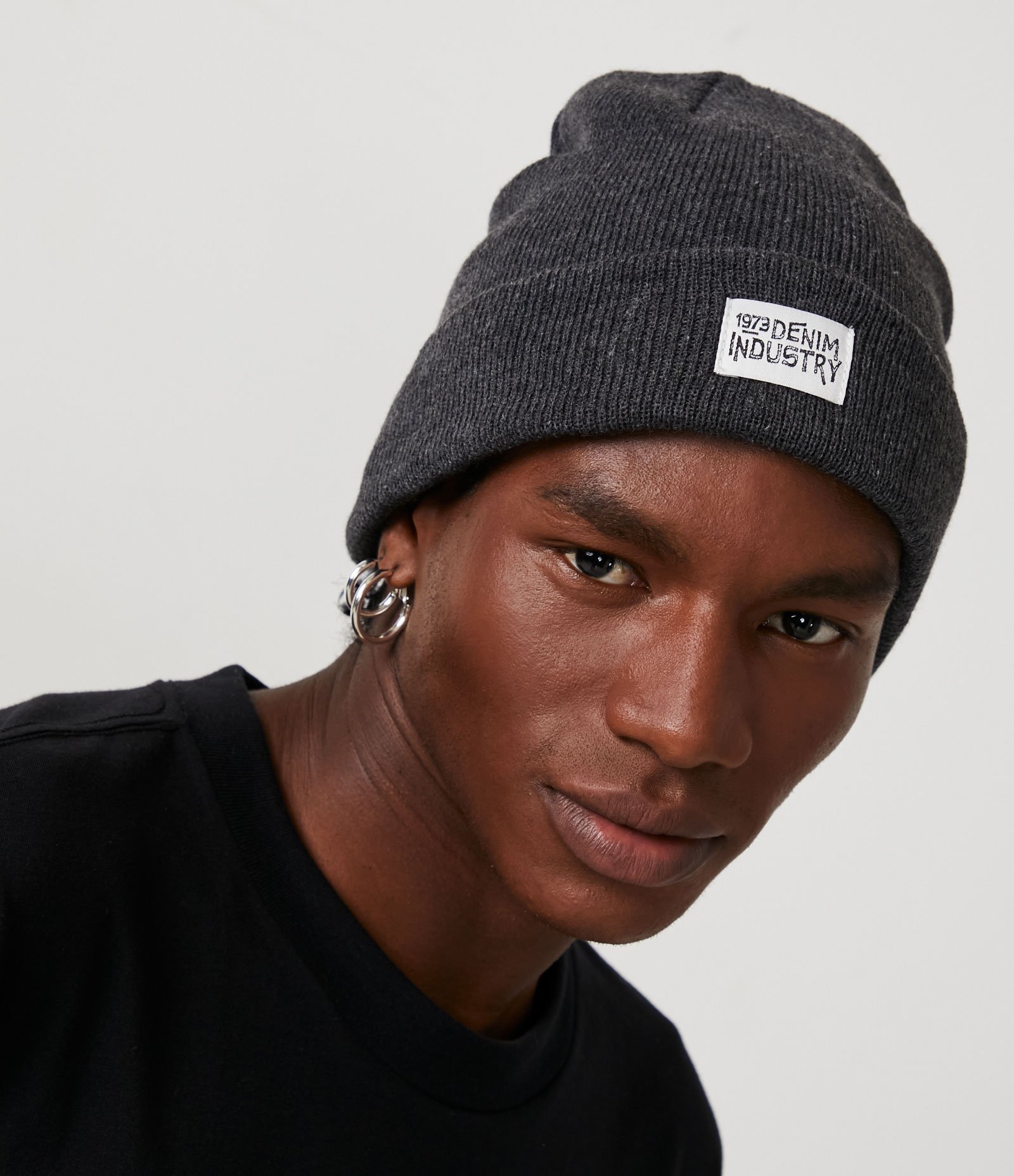 Gorro Básico com Dobra Cinza