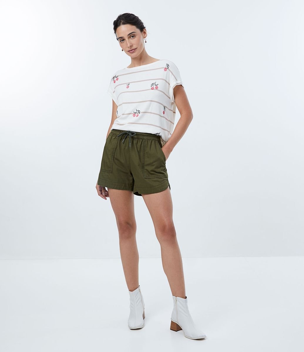 Short Runner em Liocel com Bolsos Aplicados Verde - Renner