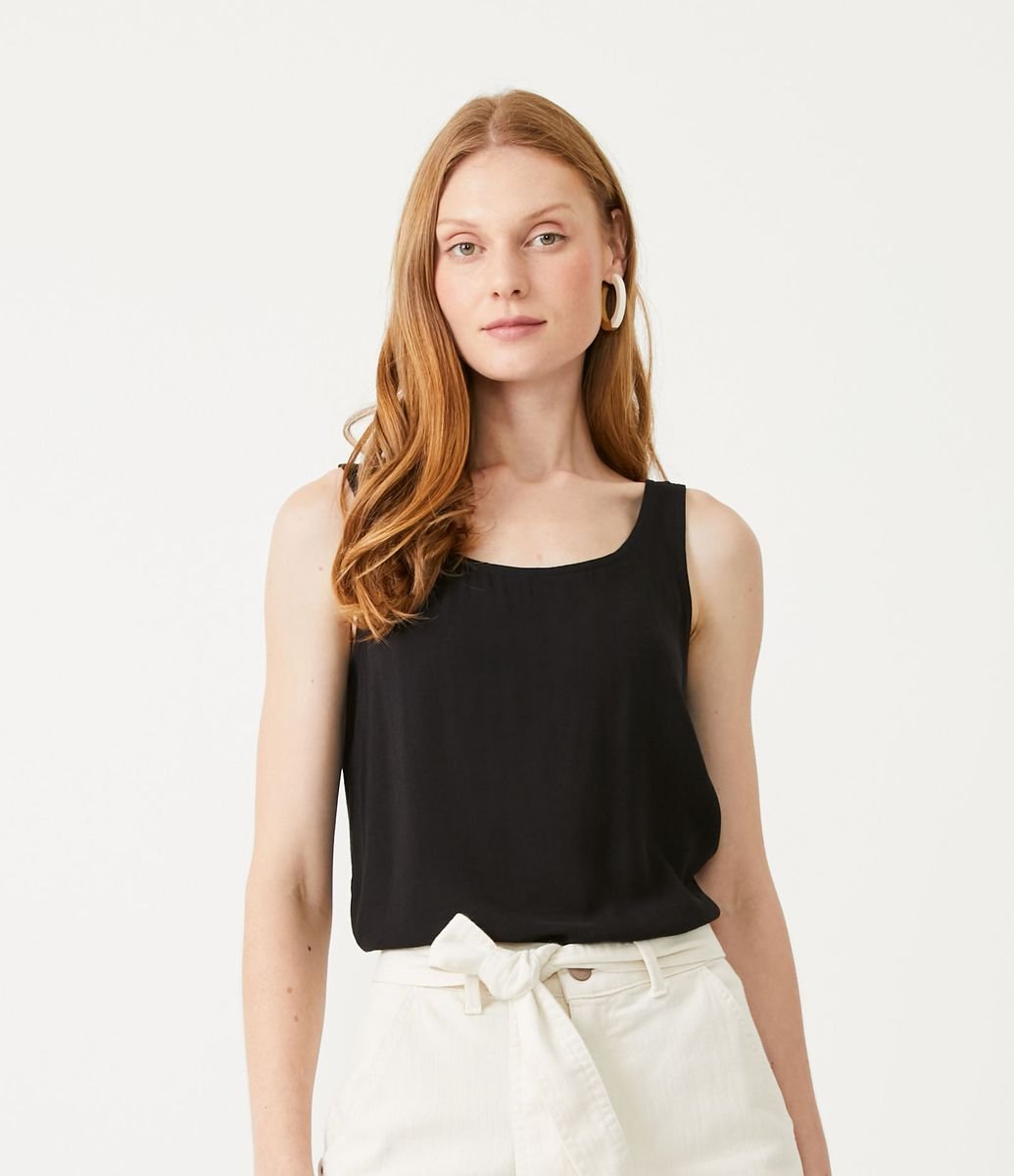 Blusa Regata em Viscose com Gola Redonda Preto