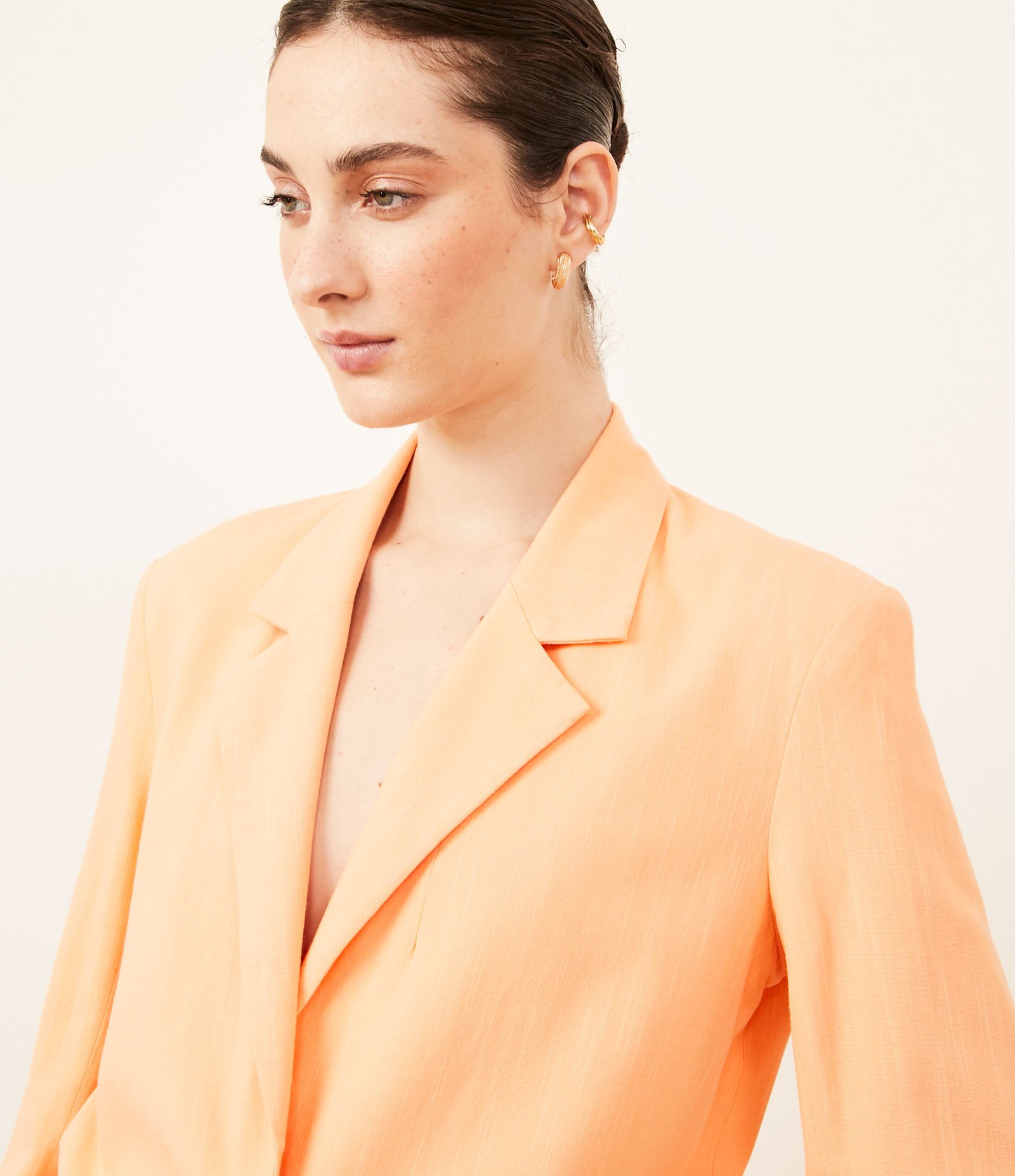 Blazer Alongado em Linho com Botões Diferenciados Laranja