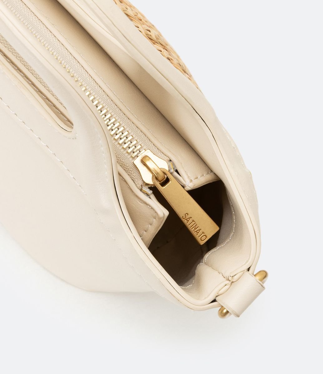 Bolsa Transversal Estruturada com Painel de Ráfia na Frente Off White ...