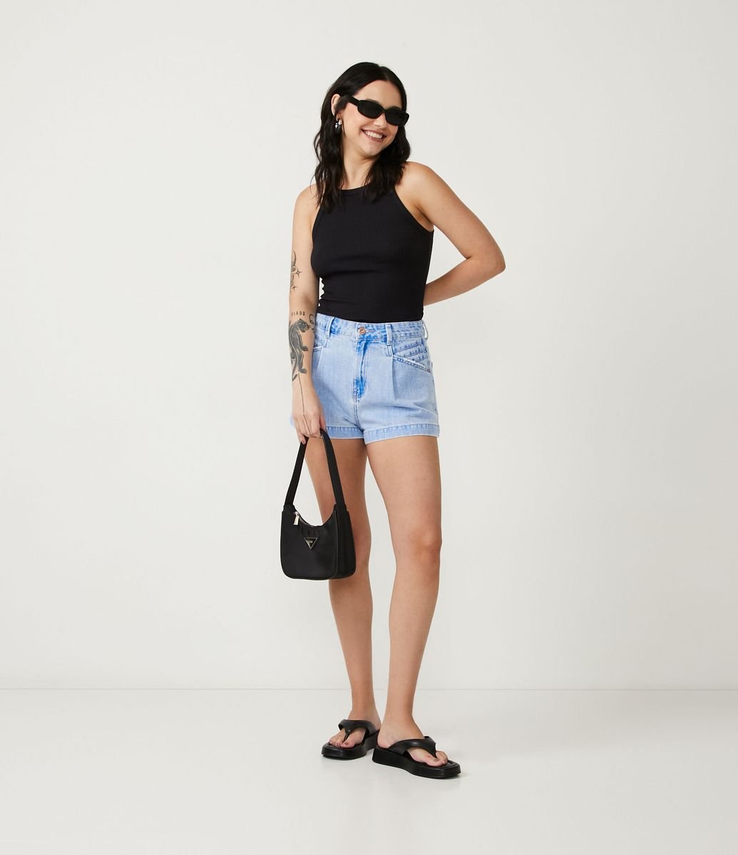 Short Baggy em Jeans com Pences e Bolsos com Puídos Azul Claro - Renner