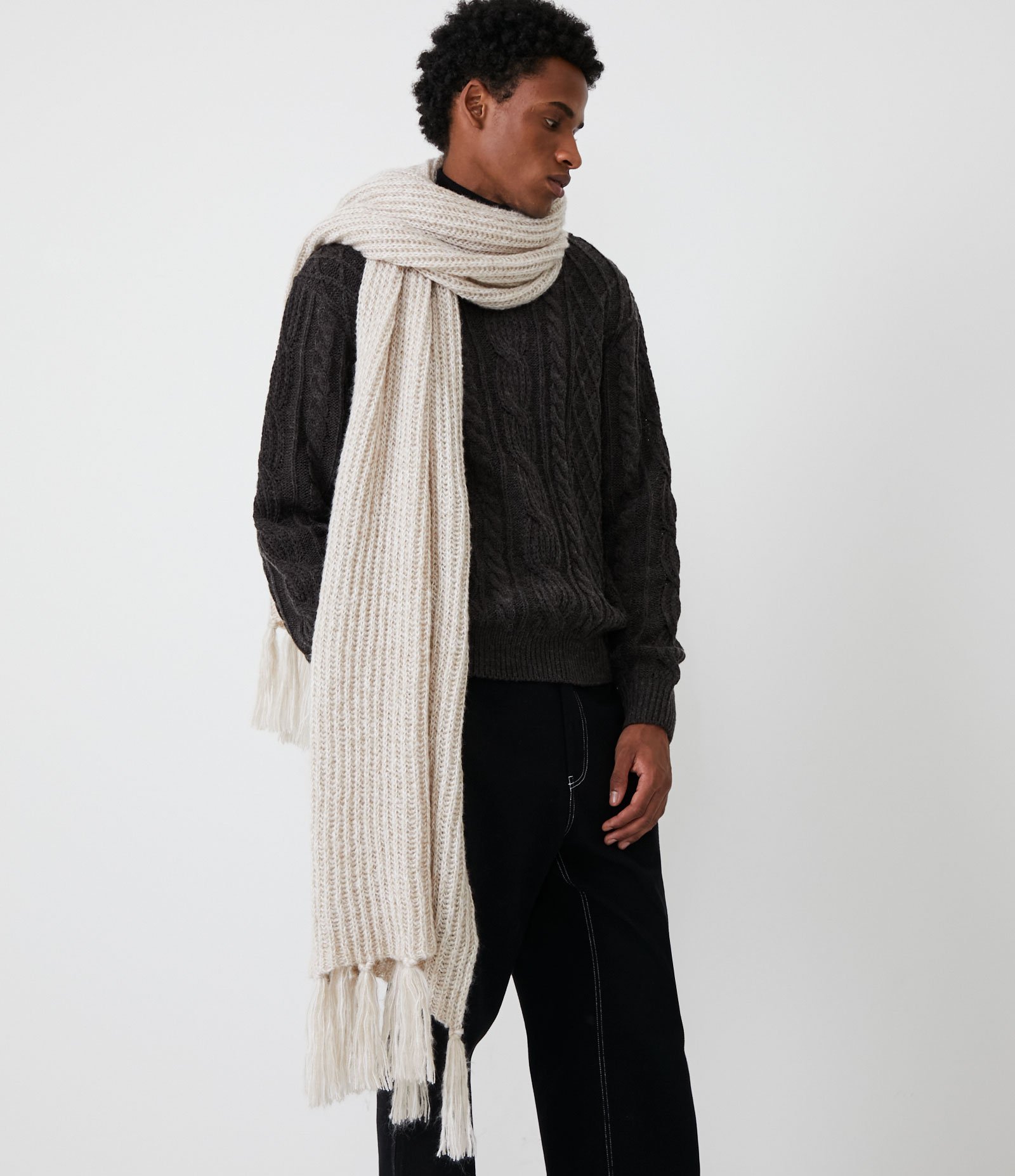 Cachecol com Textura e Pontas Desfiadas Bege