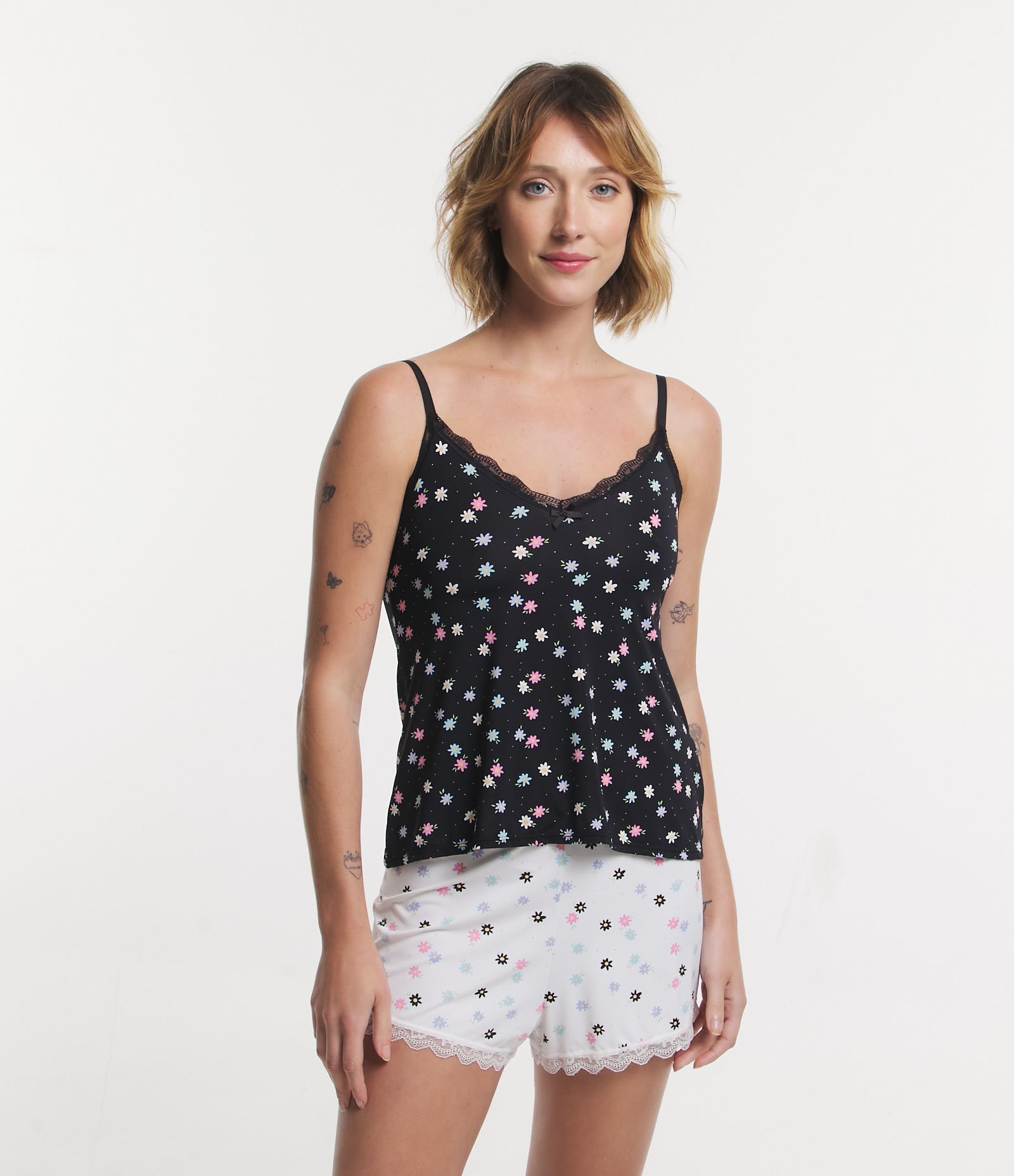Pijama Short Doll Alcinha em Poliamida com Estampa Floral Preto/ Branco