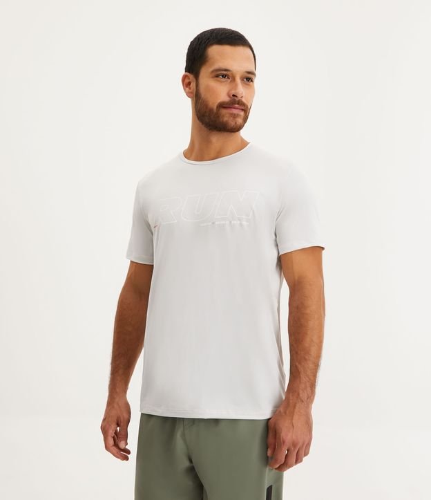 Camiseta Esportiva com Textura e Estampa de Lettering Run Cinza Camiseta Esportiva com Textura e Estampa de Lettering Run Cinza
