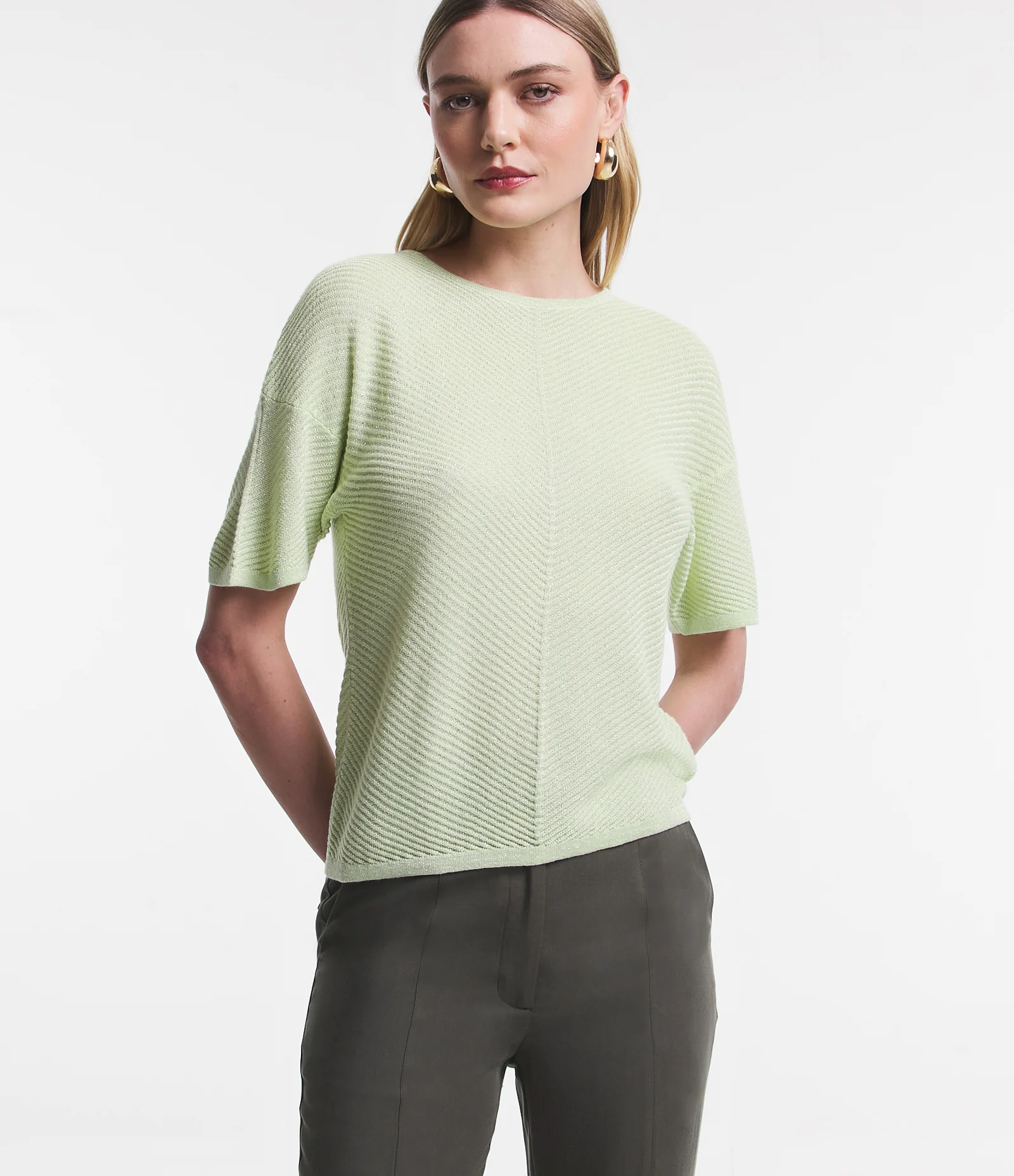Blusa Manga Curta em Tricô com Fio Metalizado e Cava Deslocada Verde