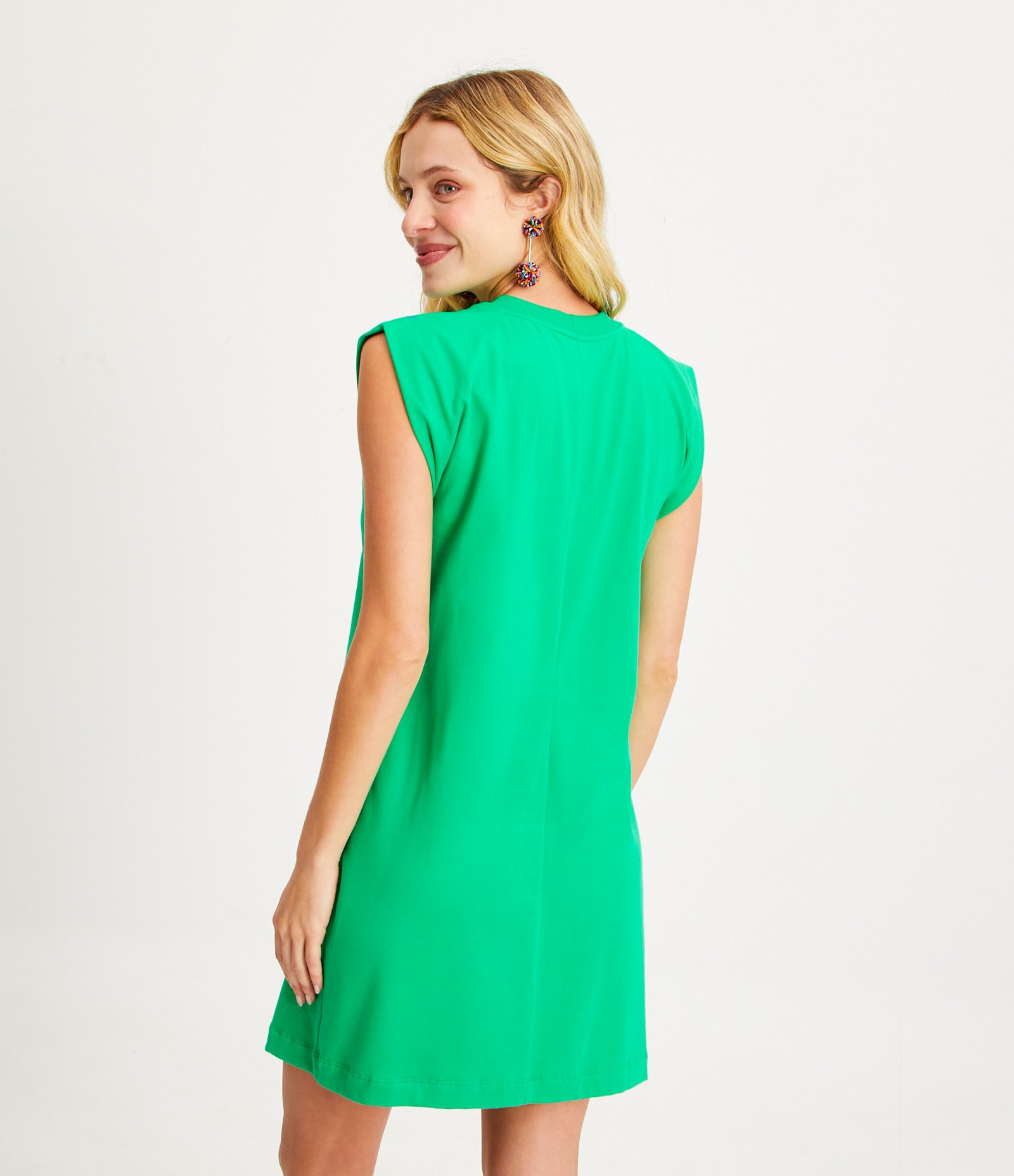 Vestido Curto Sem Manga em Meia Malha com Ribana na Gola Verde