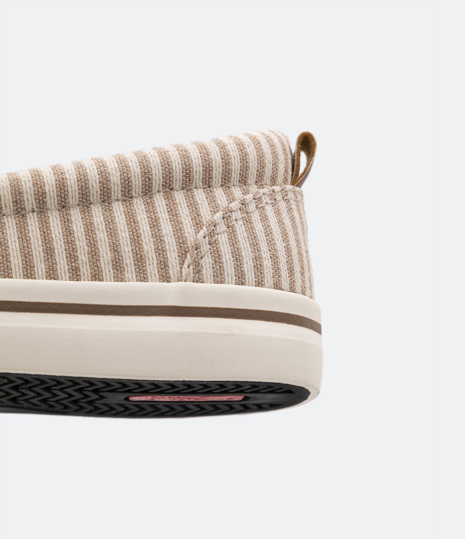 Tênis Slip On Infantil com Listras - Tam 28 ao 37 Bege