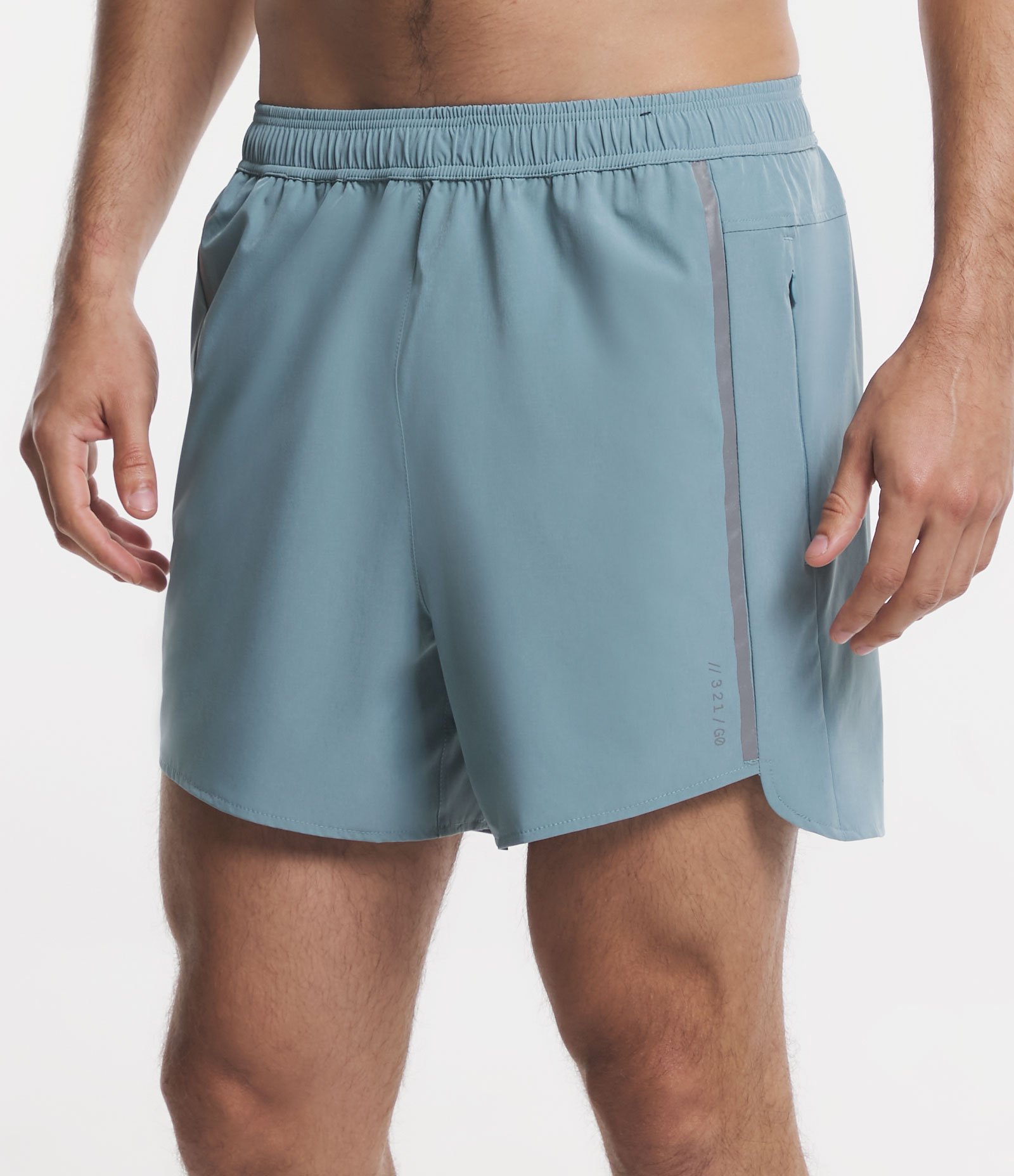 Bermuda Esportiva Tecnológica com Tape Refletivo Azul