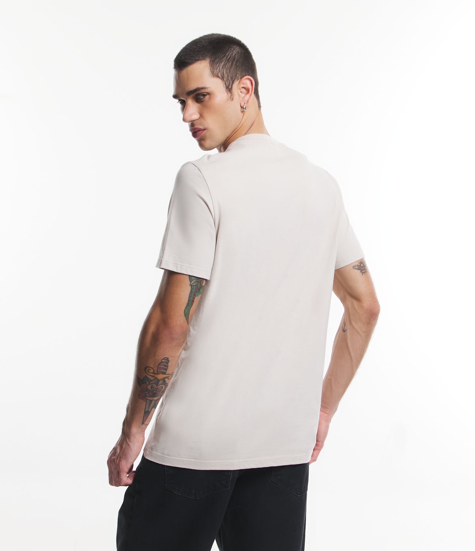 Camiseta Regular com Estampa da Banda Red Hot Chili Peppers Bege