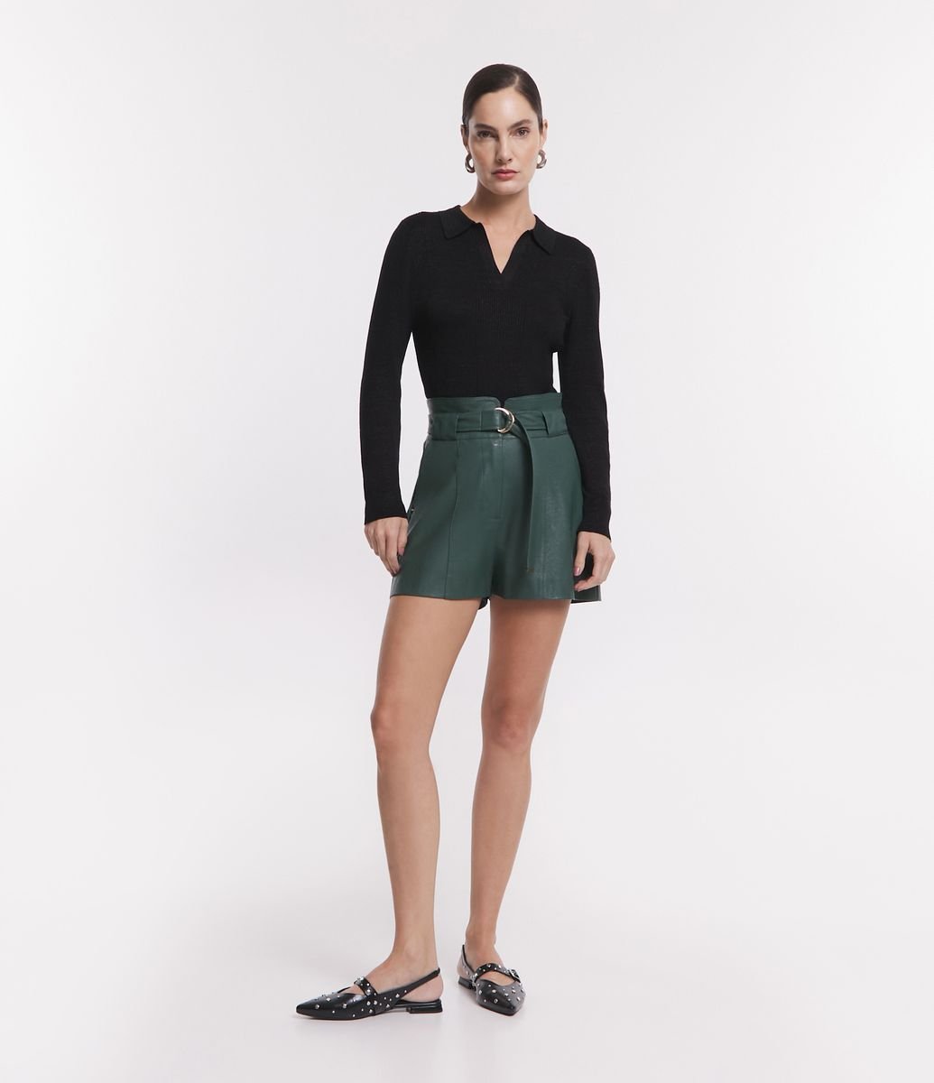 Short Clochard com Cinto e Fivela Verde