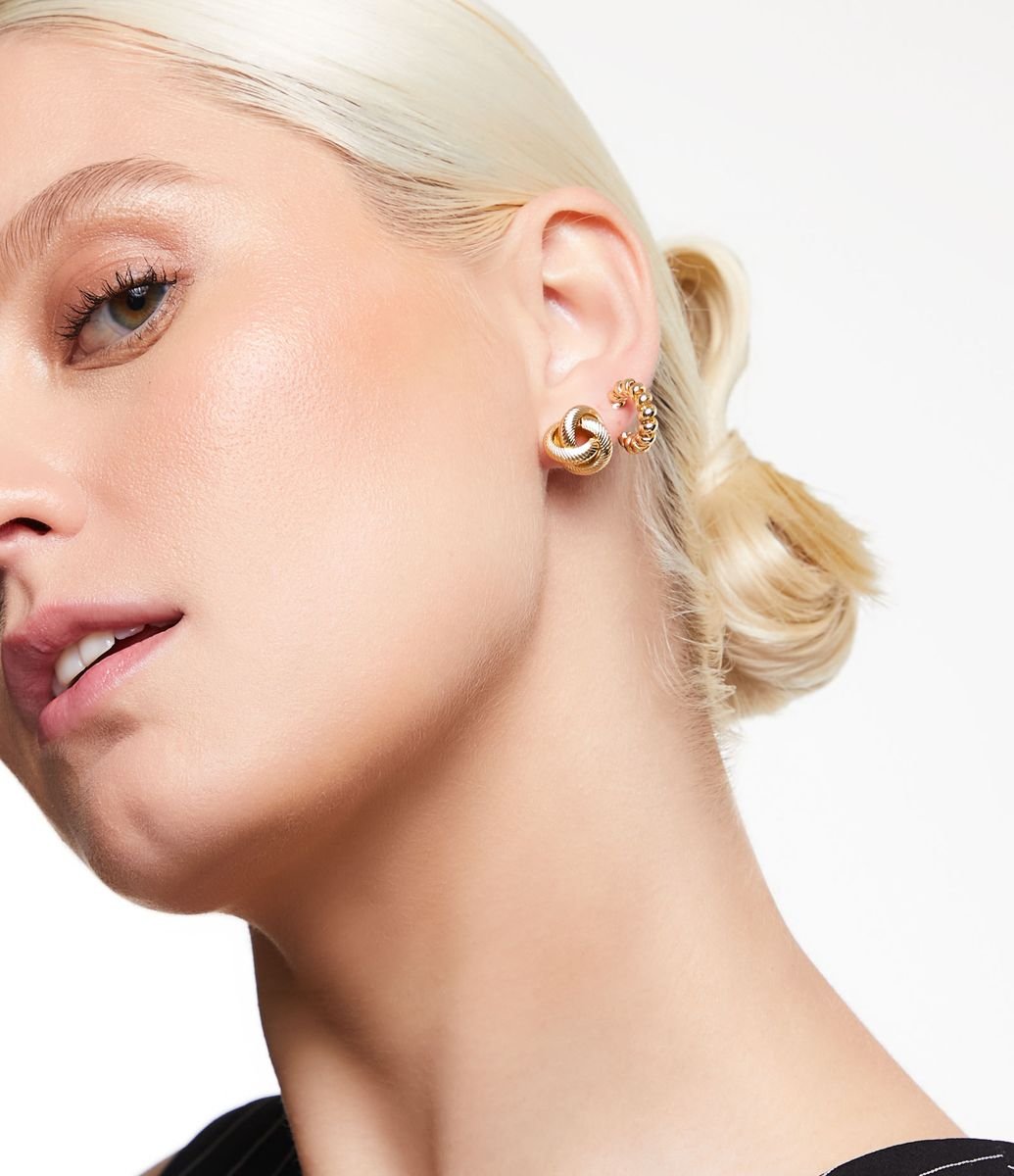 Kit 03 Brincos Argolinha em Metal Trabalhadas com Texturas Dourado - Renner