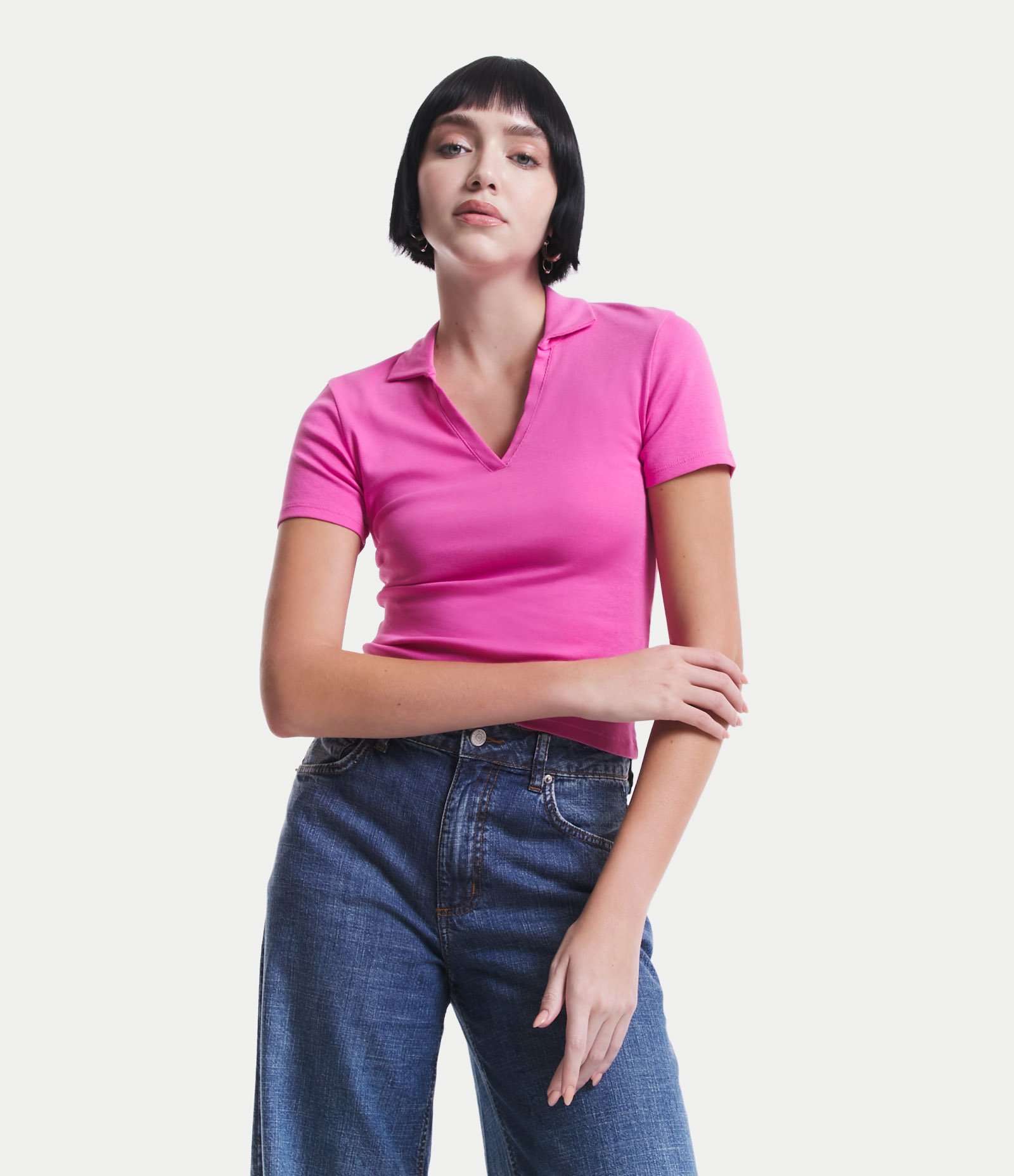 Blusa Polo Cropped em meia malha e Manga Curta