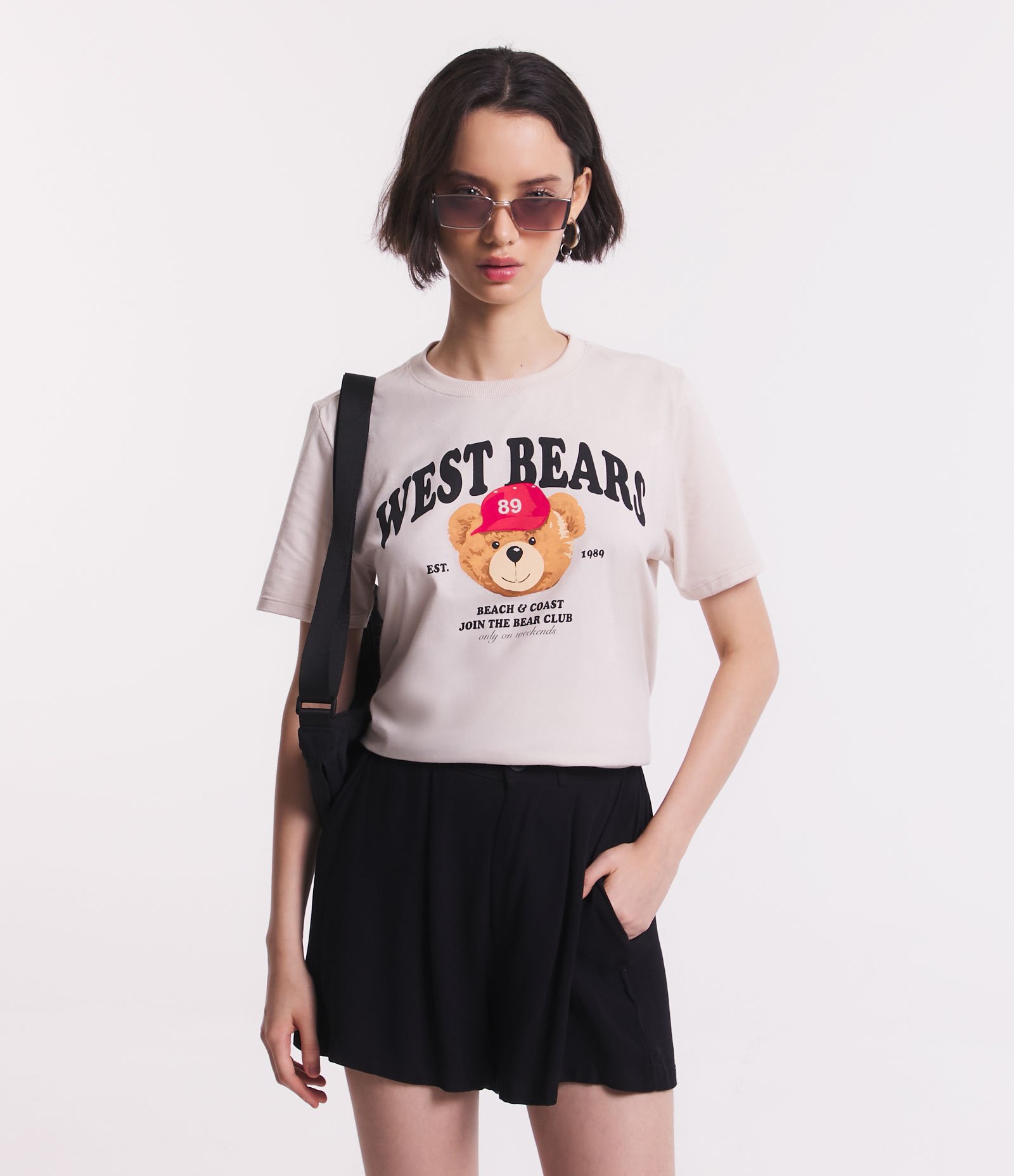 Camiseta Alongada em Meia Malha com Estampa Ursinho de Boné Off White