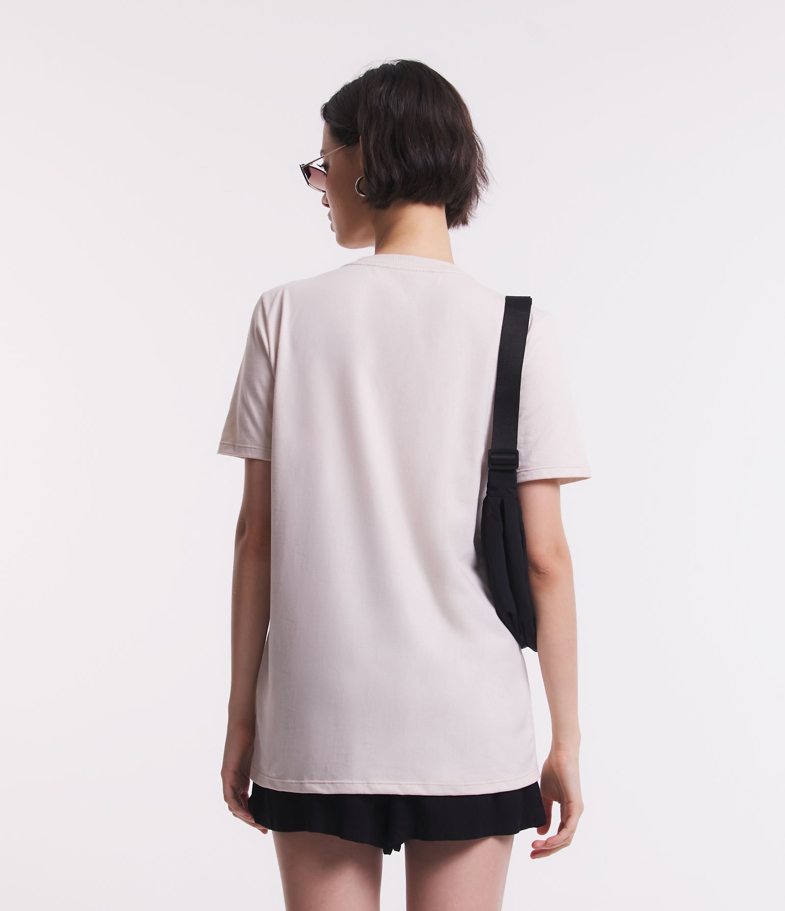 Camiseta Alongada em Meia Malha com Estampa Ursinho de Boné Off White