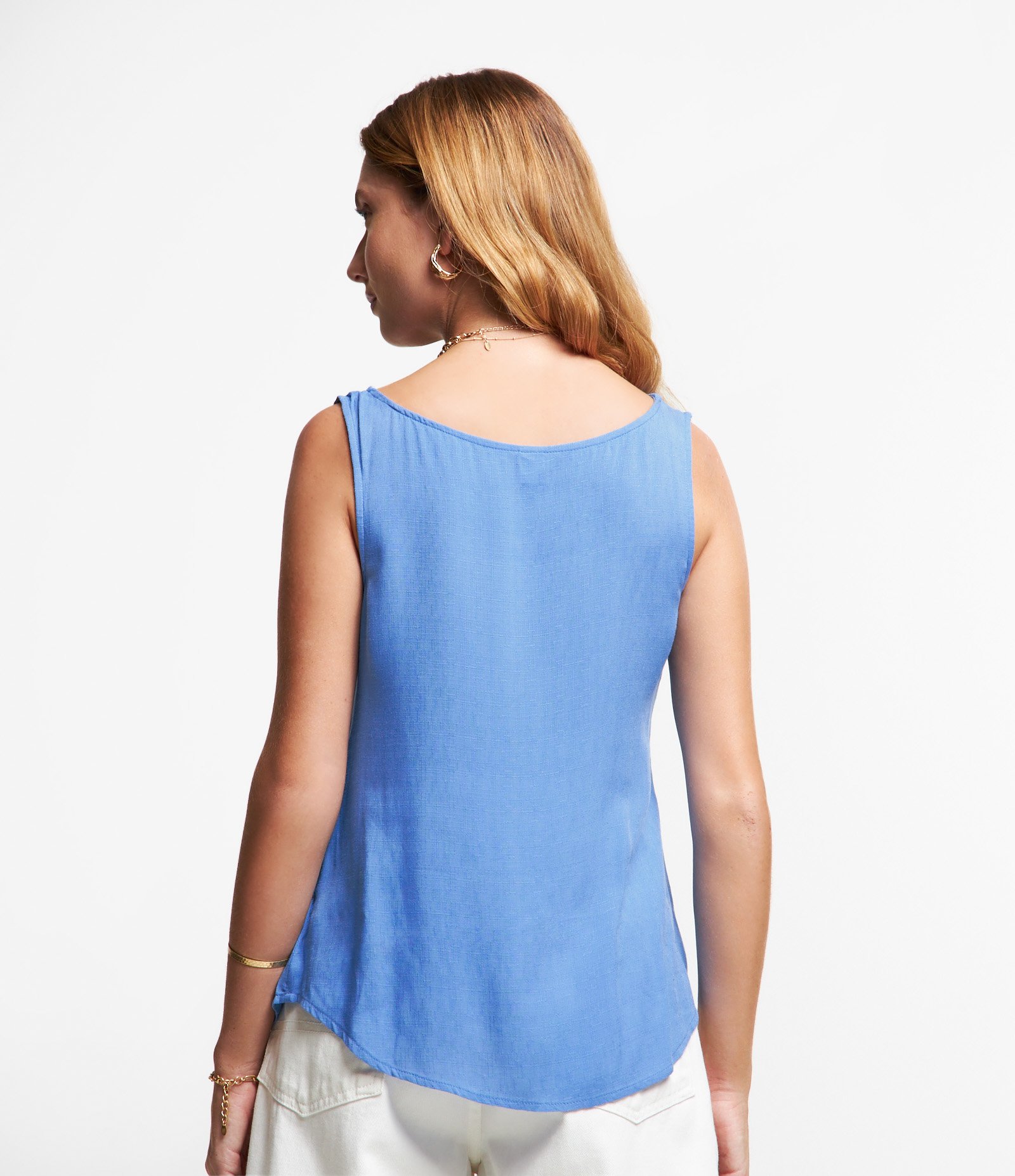 Blusa Regata em Viscose com Gola Redonda Azul Tropical