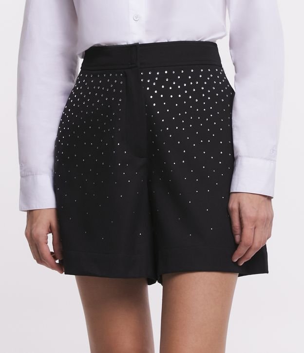 Short em Crepe com Aplicação de Strass Preto