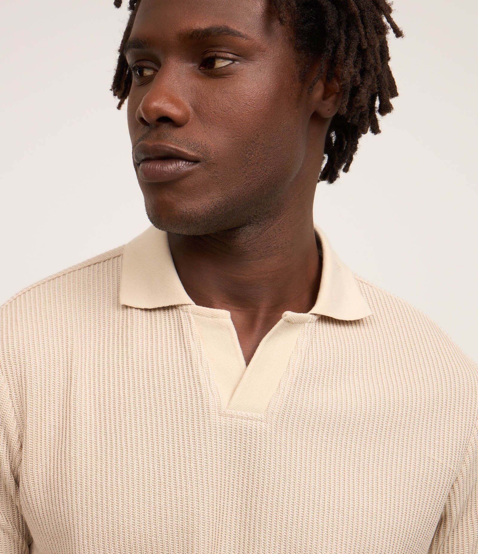 Camisa Polo com Gola Lapela sem Botão e Textura Canelada Off White