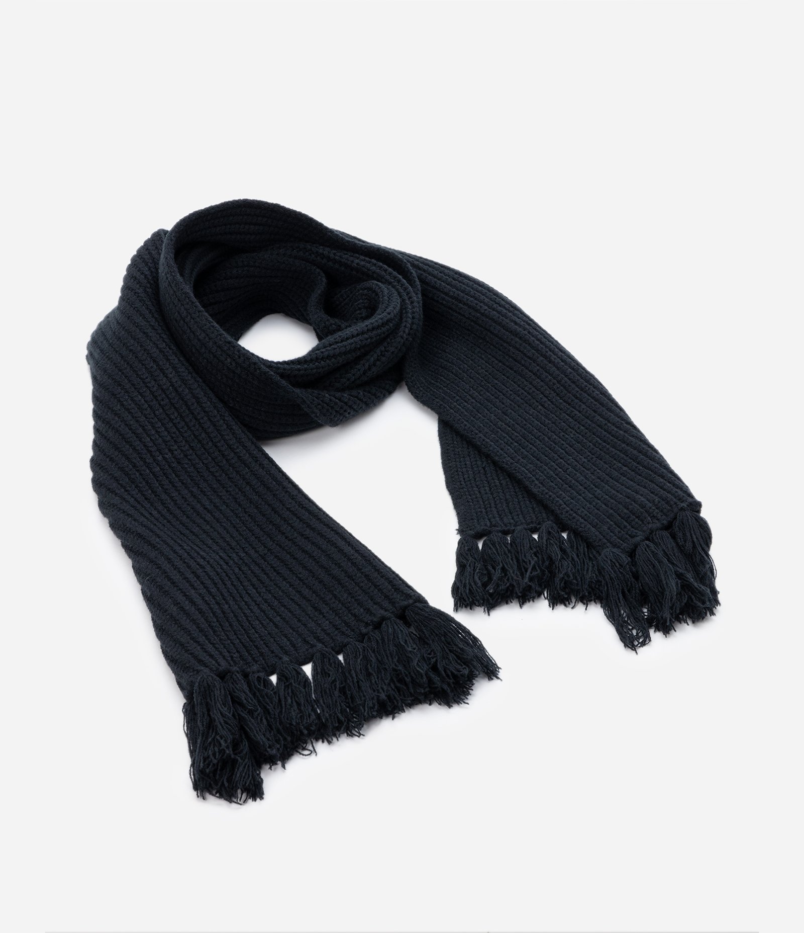 Cachecol em Tricô com Franjas nas Pontas e Textura Canelada Preto