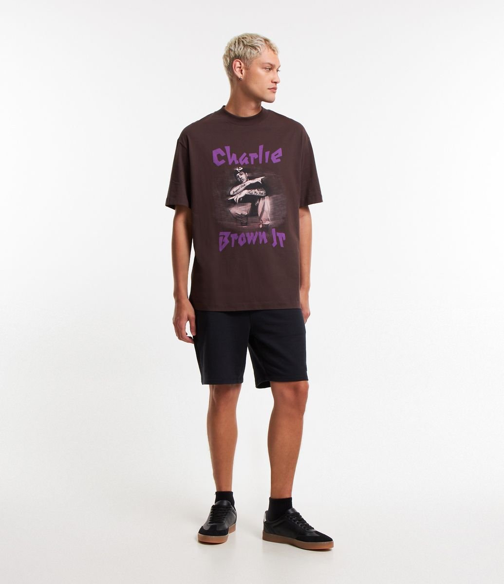 Camiseta Relaxed com Estampa Charlie Brown Jr com QR Code Marrom - Renner