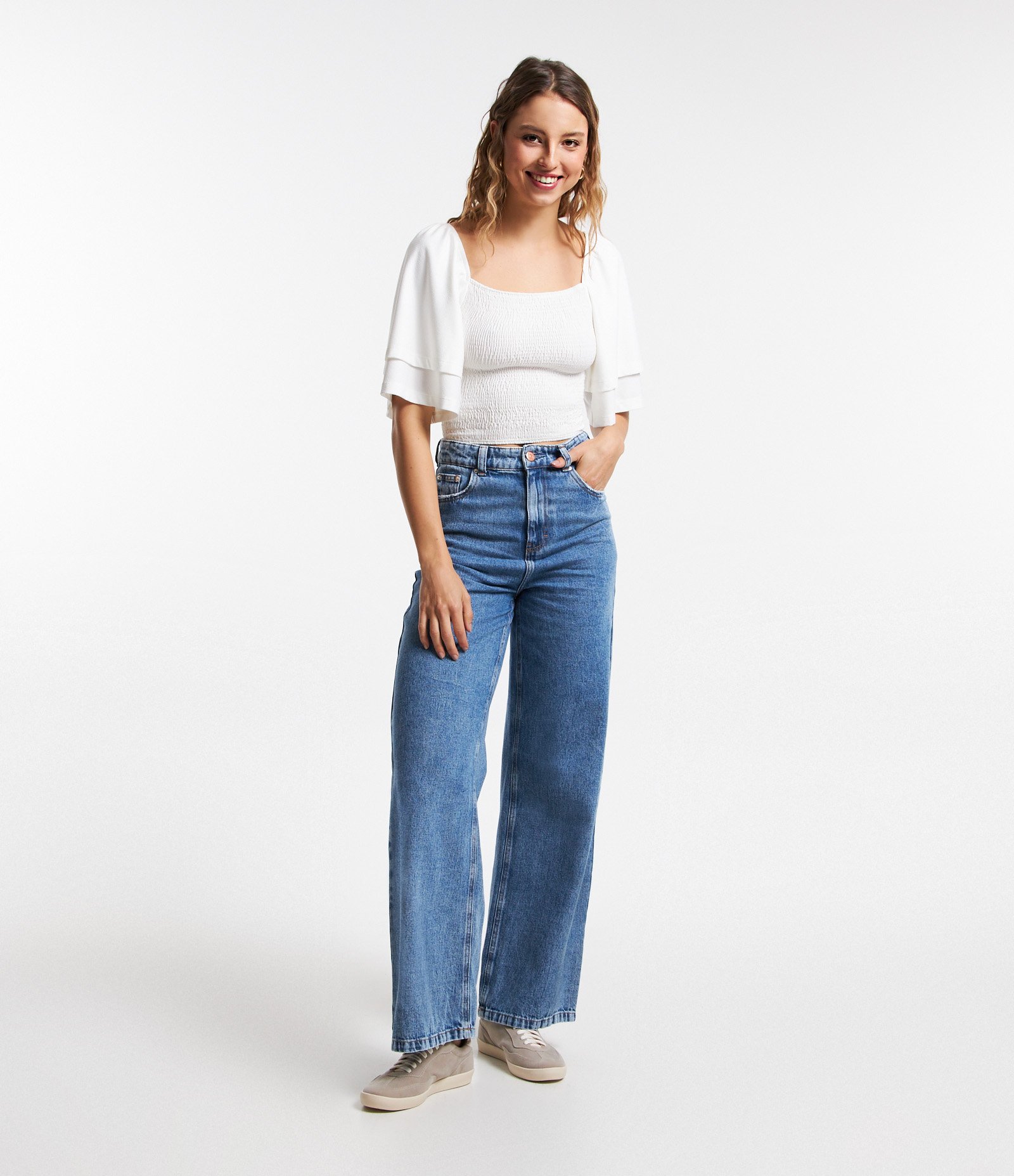 Blusa Curta em Lastex com Manga Godê Branco