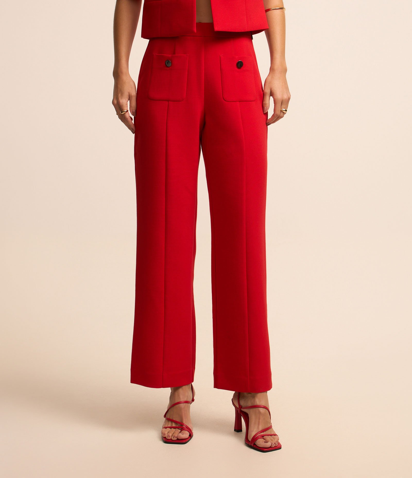 Calça Reta em Alfaiataria com Bolsos Frontais Vermelho