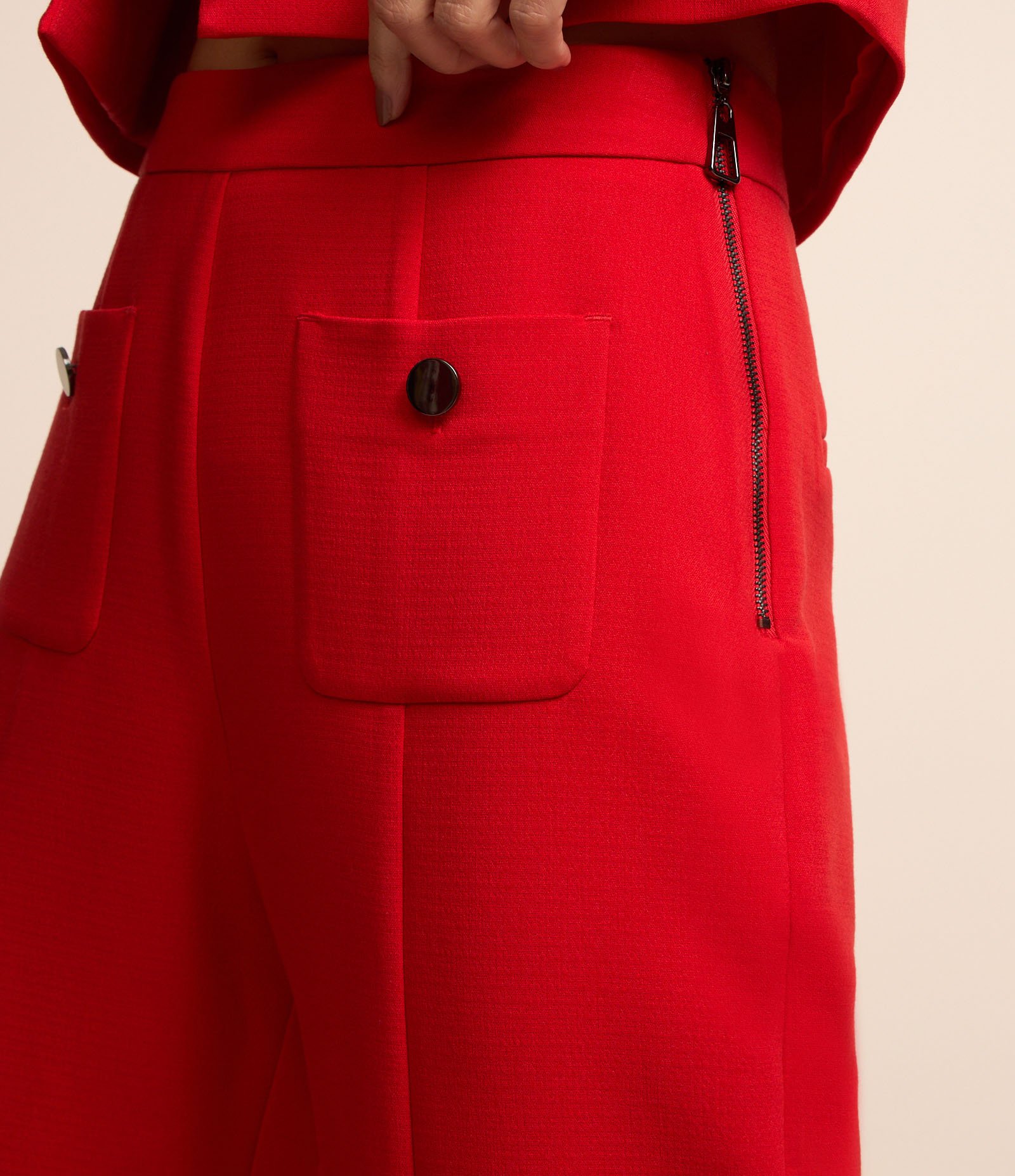 Calça Reta em Alfaiataria com Bolsos Frontais Vermelho