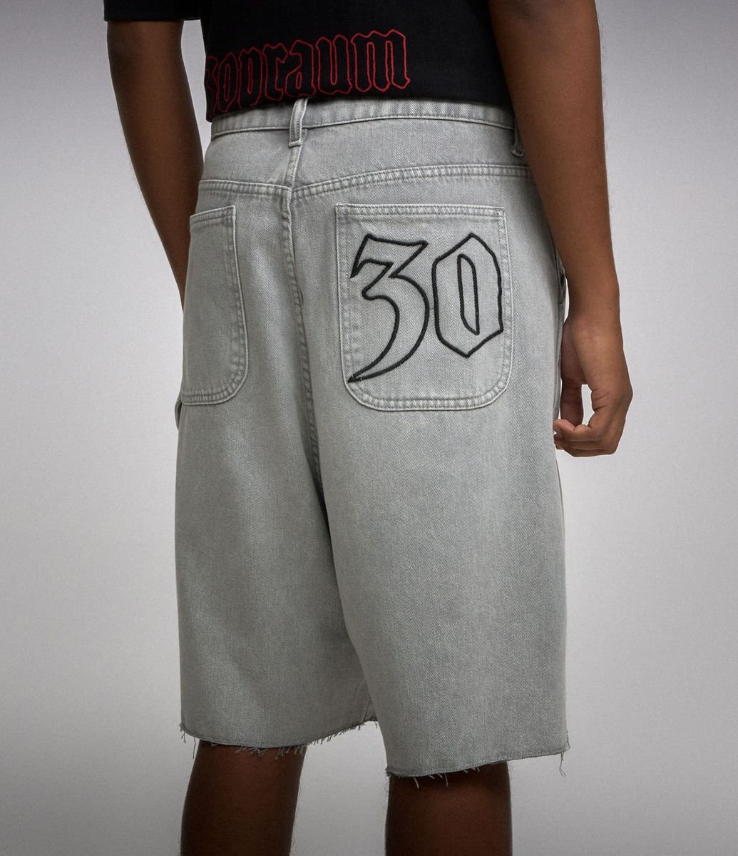 Bermuda Baggy em Sarja com Bordado 30praUm Cinza - Renner