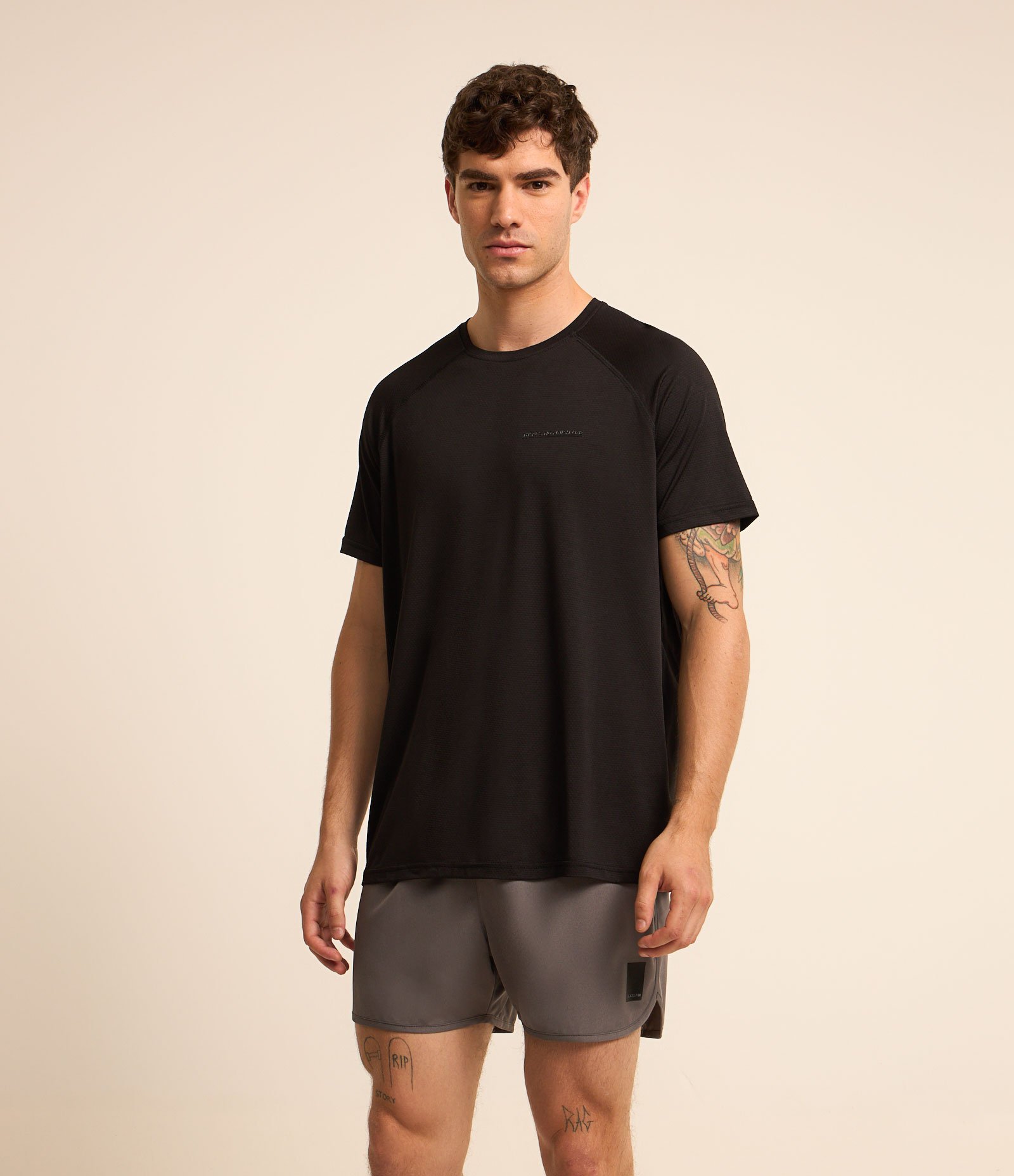 Bermuda Running Esportiva com Bolso Traseiro Cinza