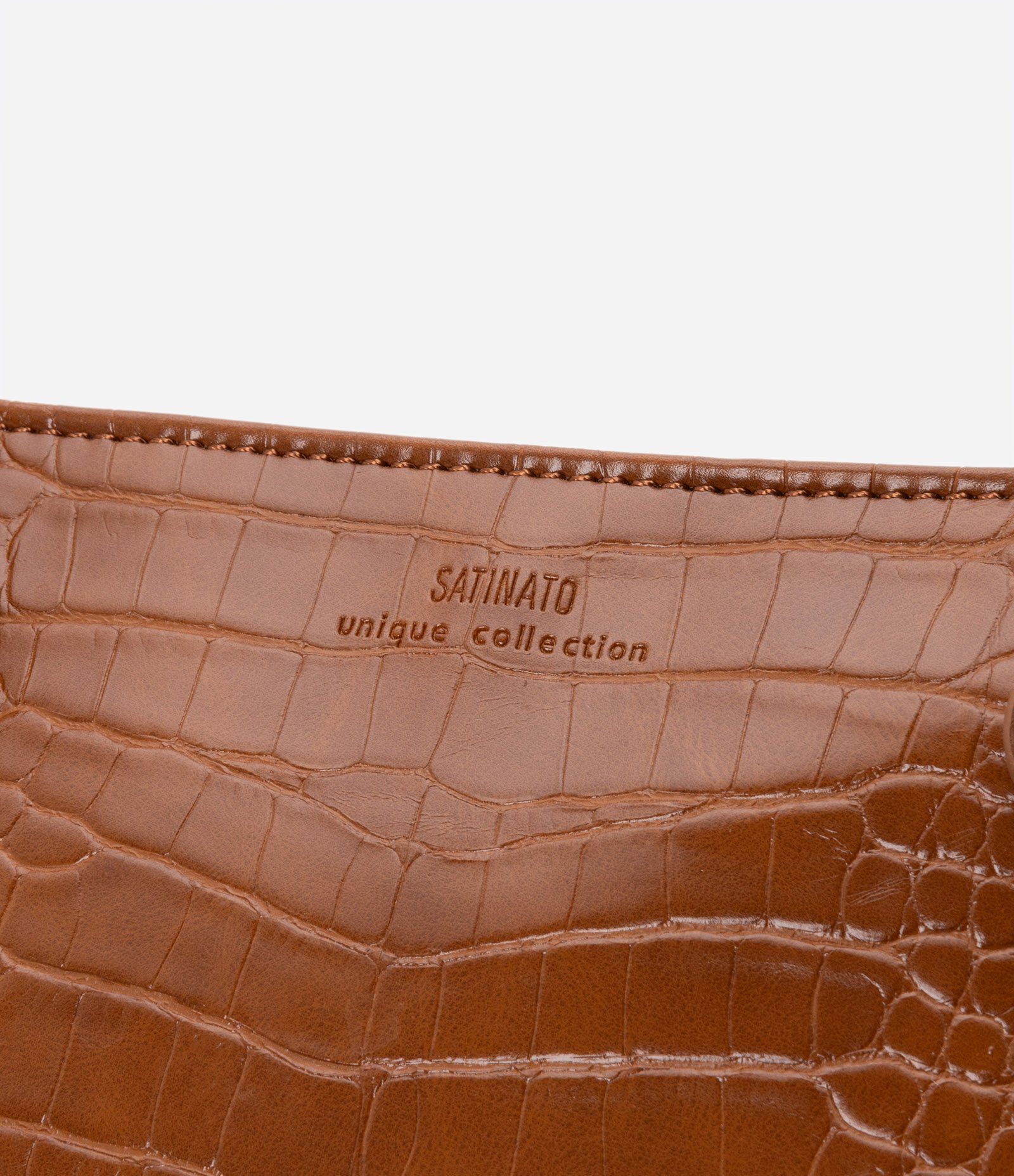 Bolsa Transversal em Pu com Textura Croco