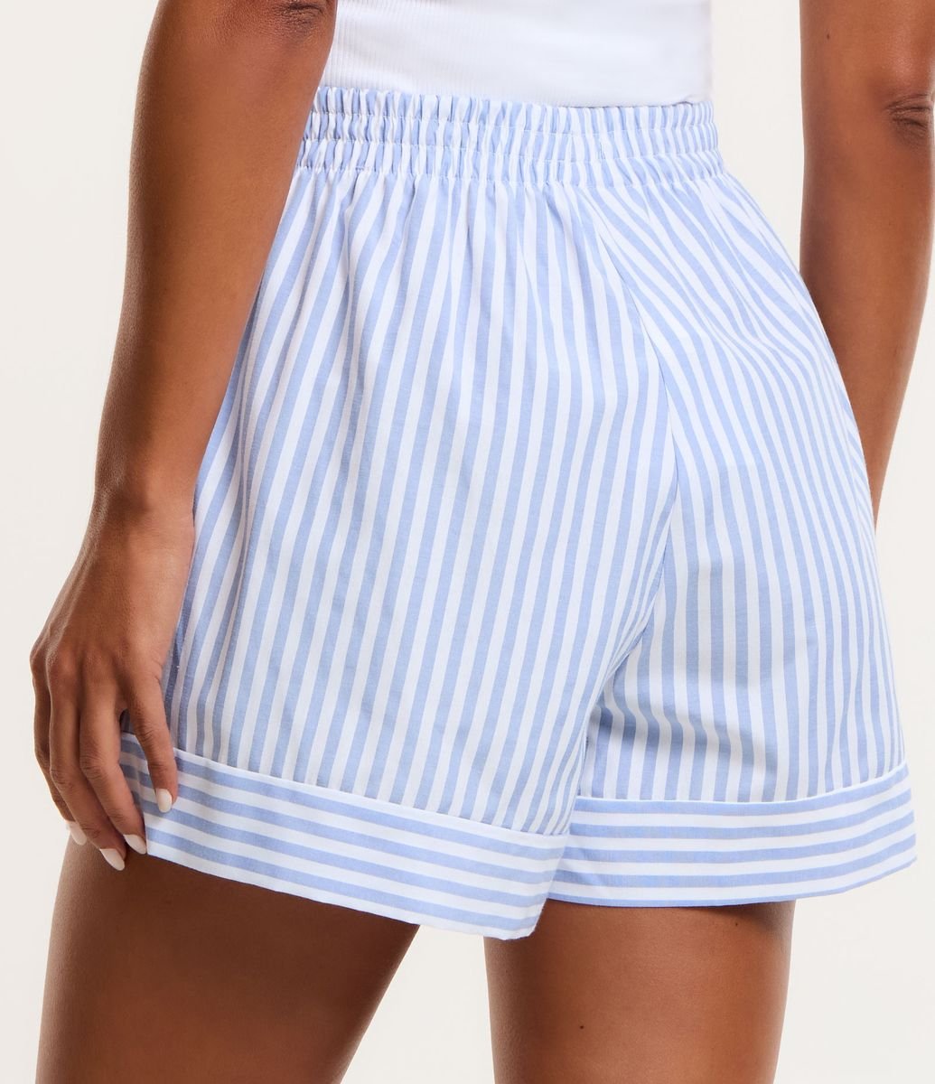 Short em Tricoline com Cós Elástico e Abotoamento Fake Azul/ Branco ...