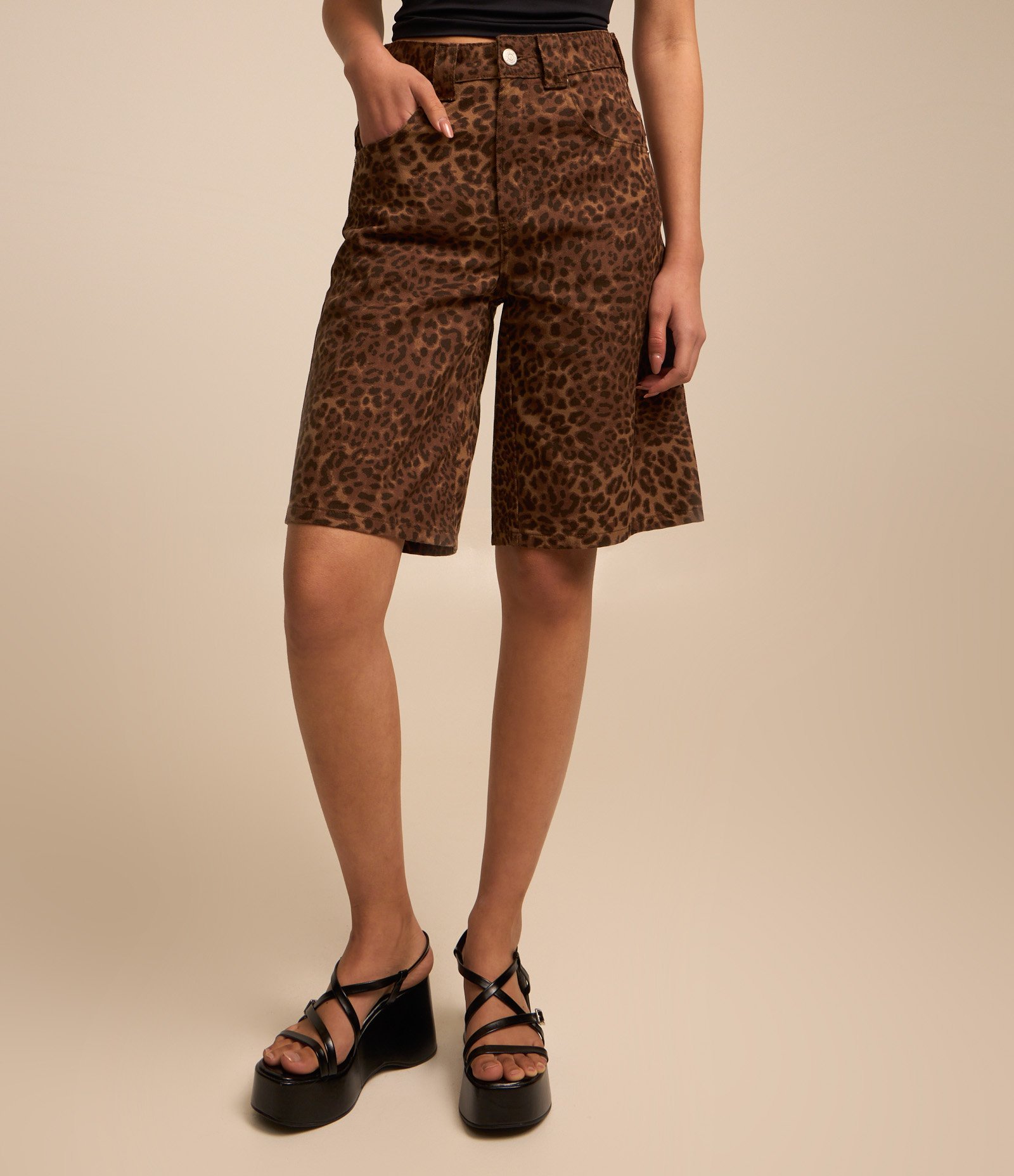 Bermuda Jorts em Sarja Animal Print Oncinha Marrom