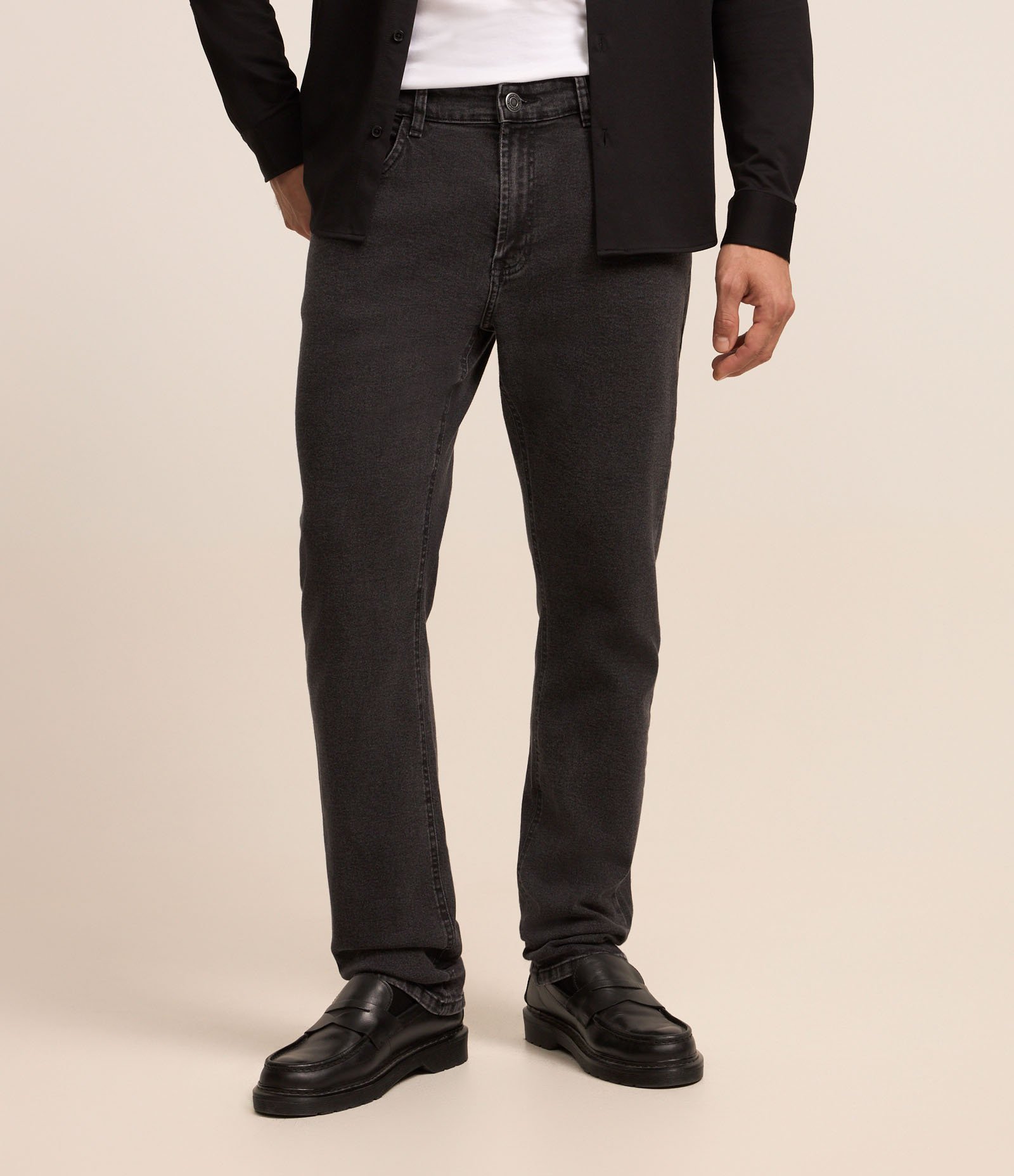 Calça Slim Básica em Jeans Preto