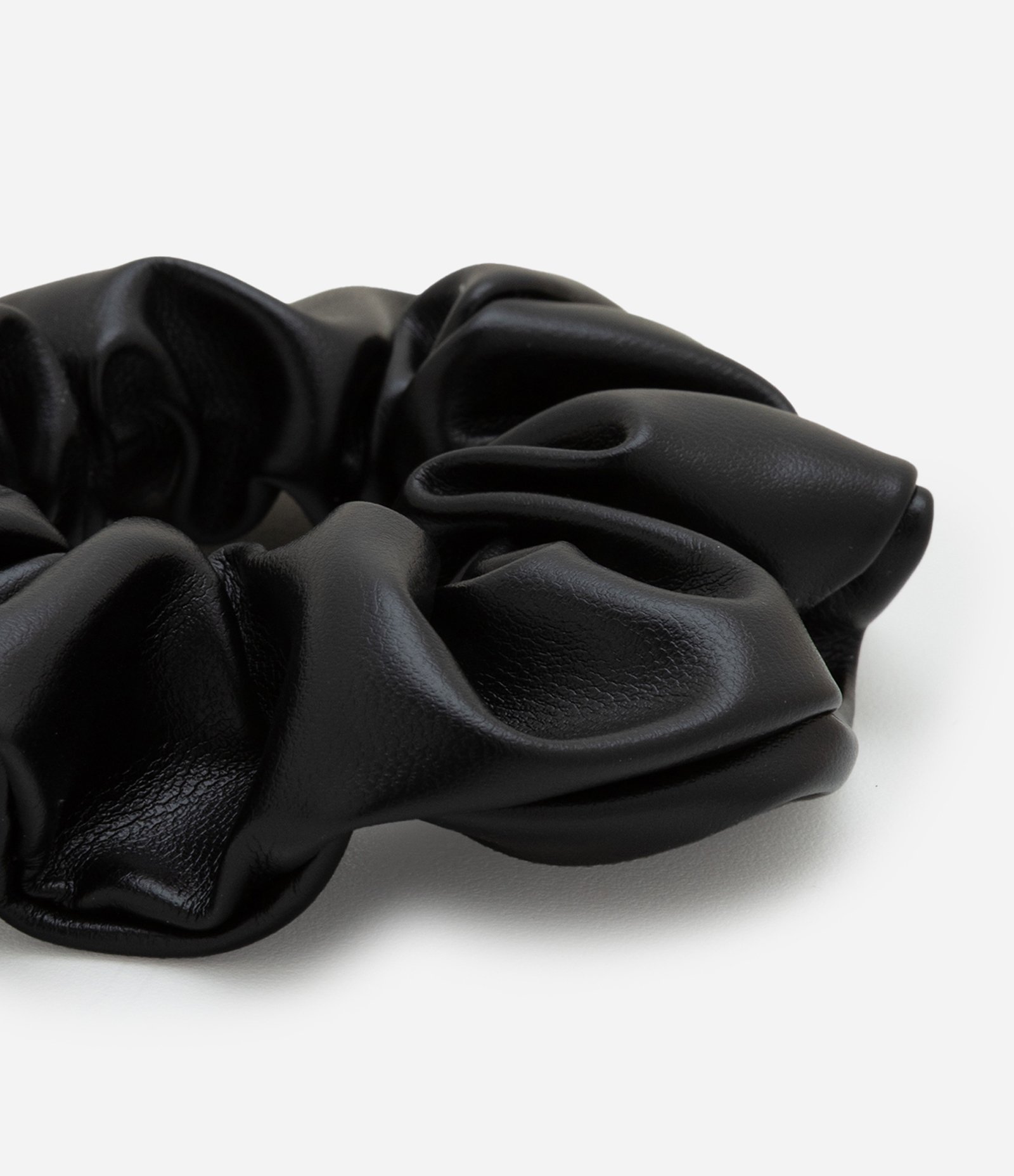 Scrunchie Média em Material Sintético Preto