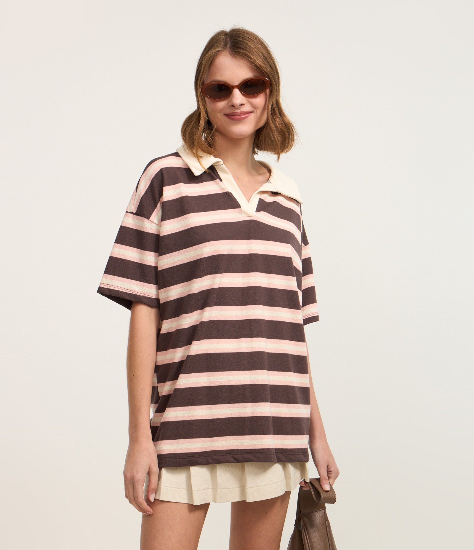 Camiseta Oversized Boxy em Algodão com Gola Polo e Listras Rosa/Marrom