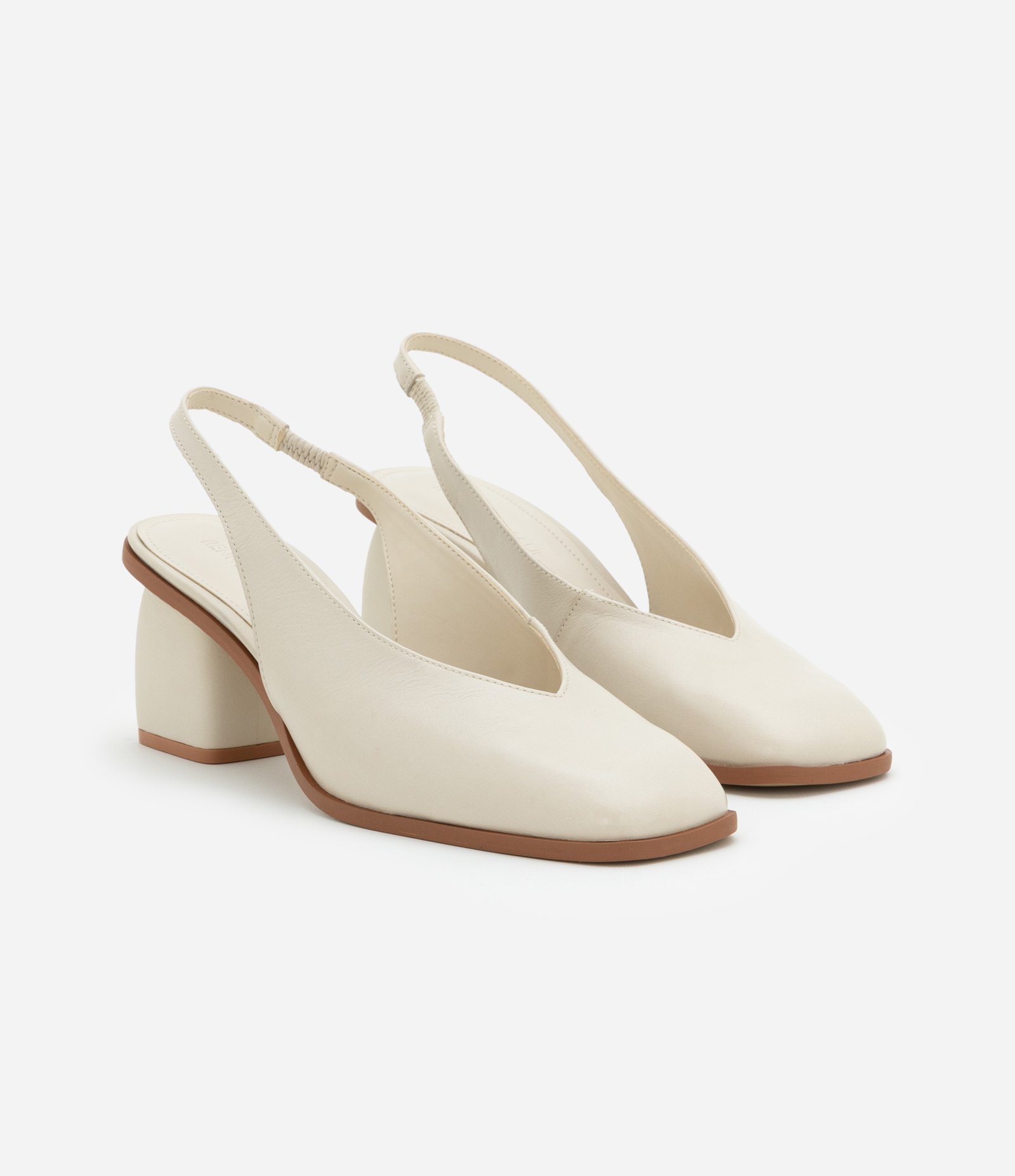 Sapato Scarpin Slingback em Couro Off White
