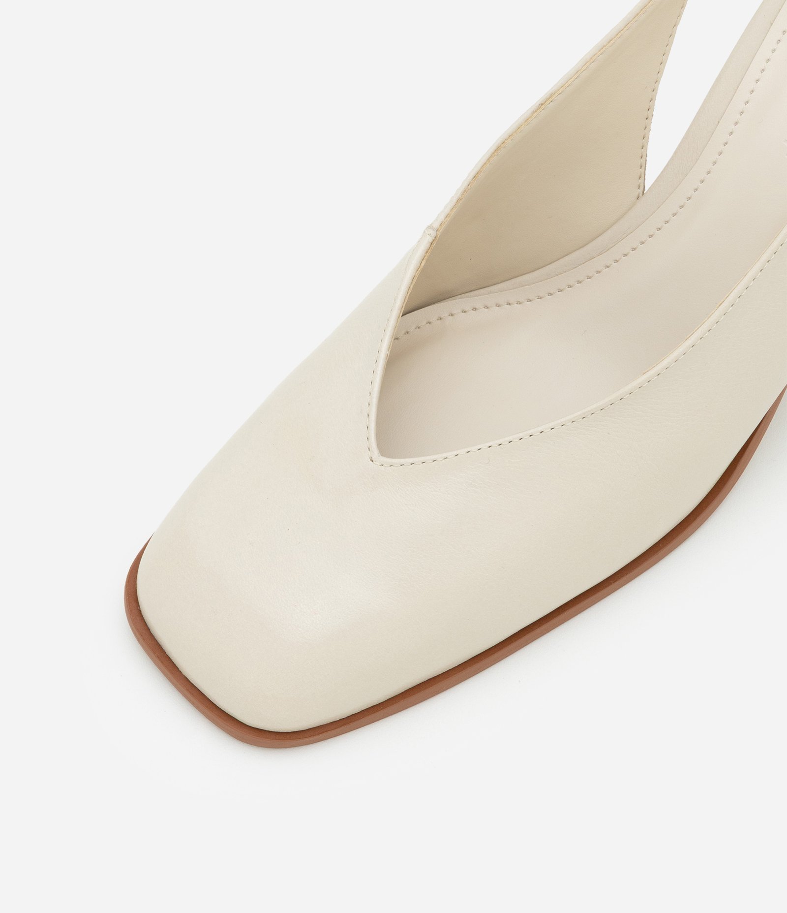 Sapato Scarpin Slingback em Couro Off White
