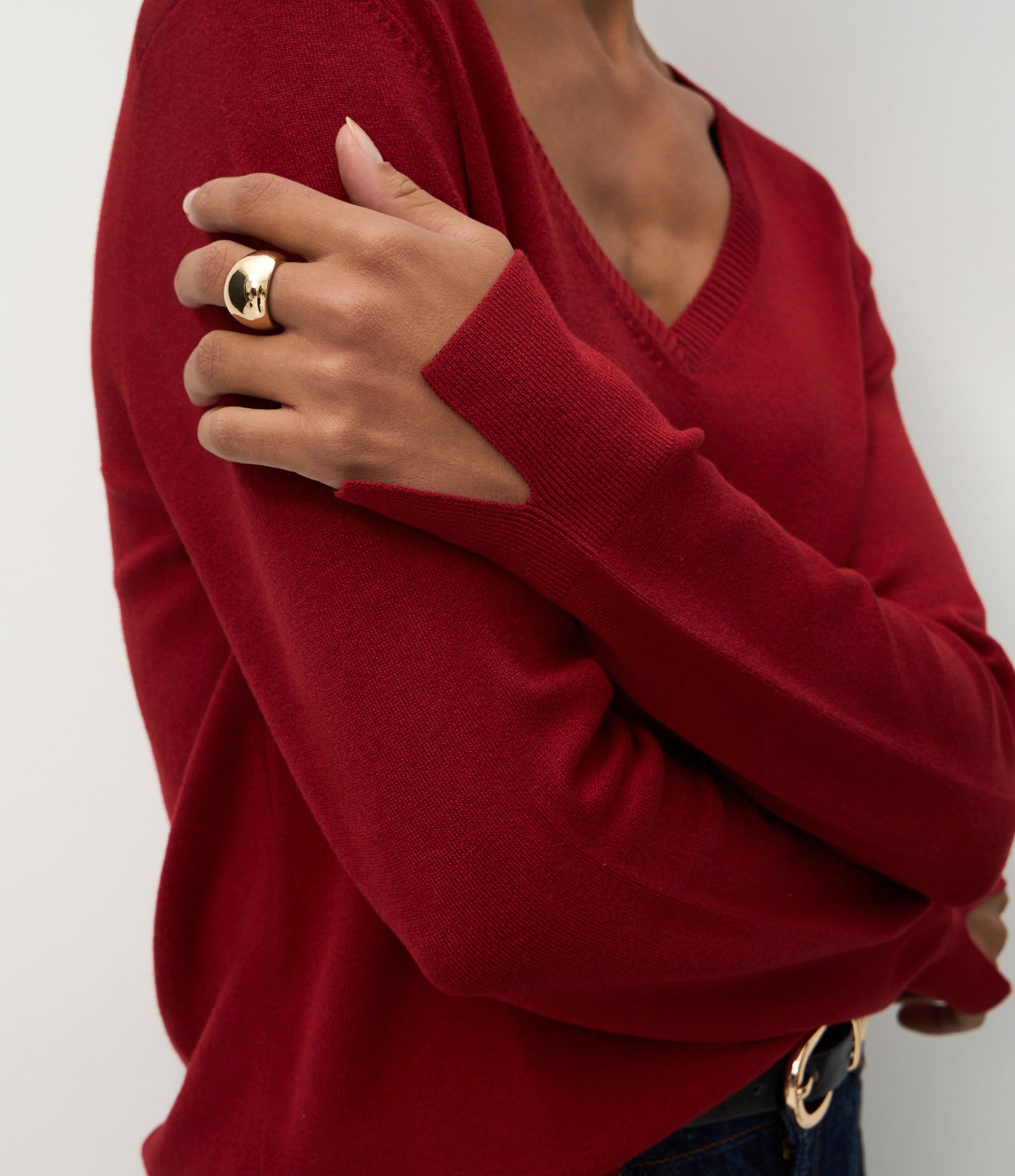 Blusa Básica em Tricô Leve com Decote V Vermelho