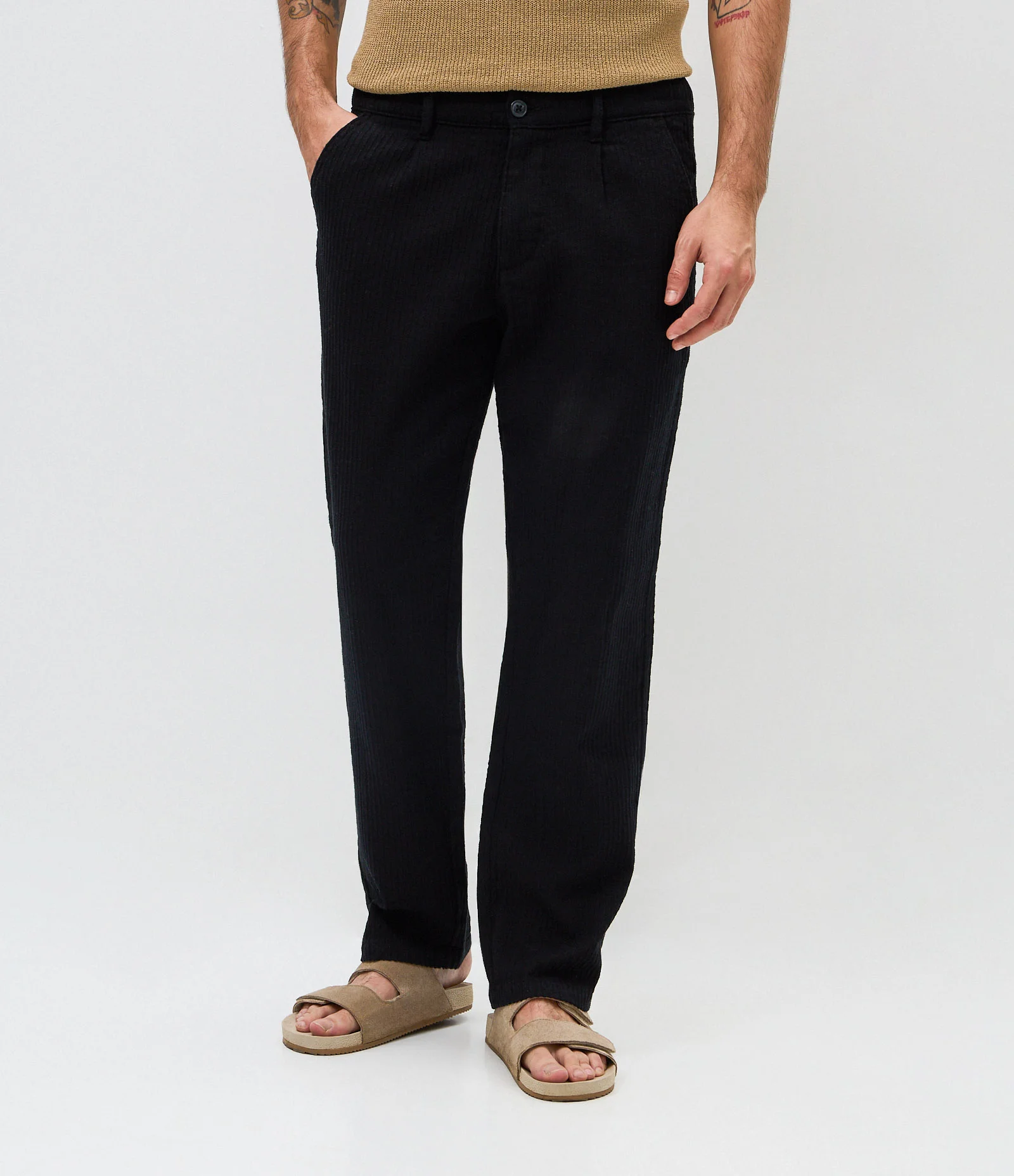 Calça Reta em Algodão com Textura Vertical Preto