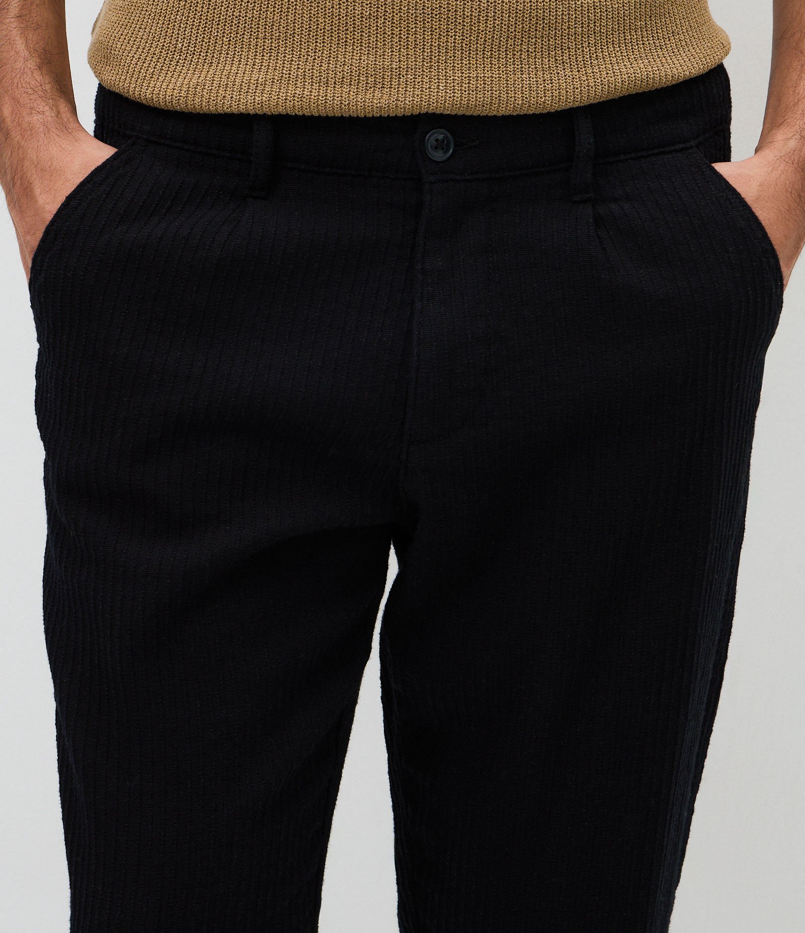 Calça Reta em Algodão com Textura Vertical Preto
