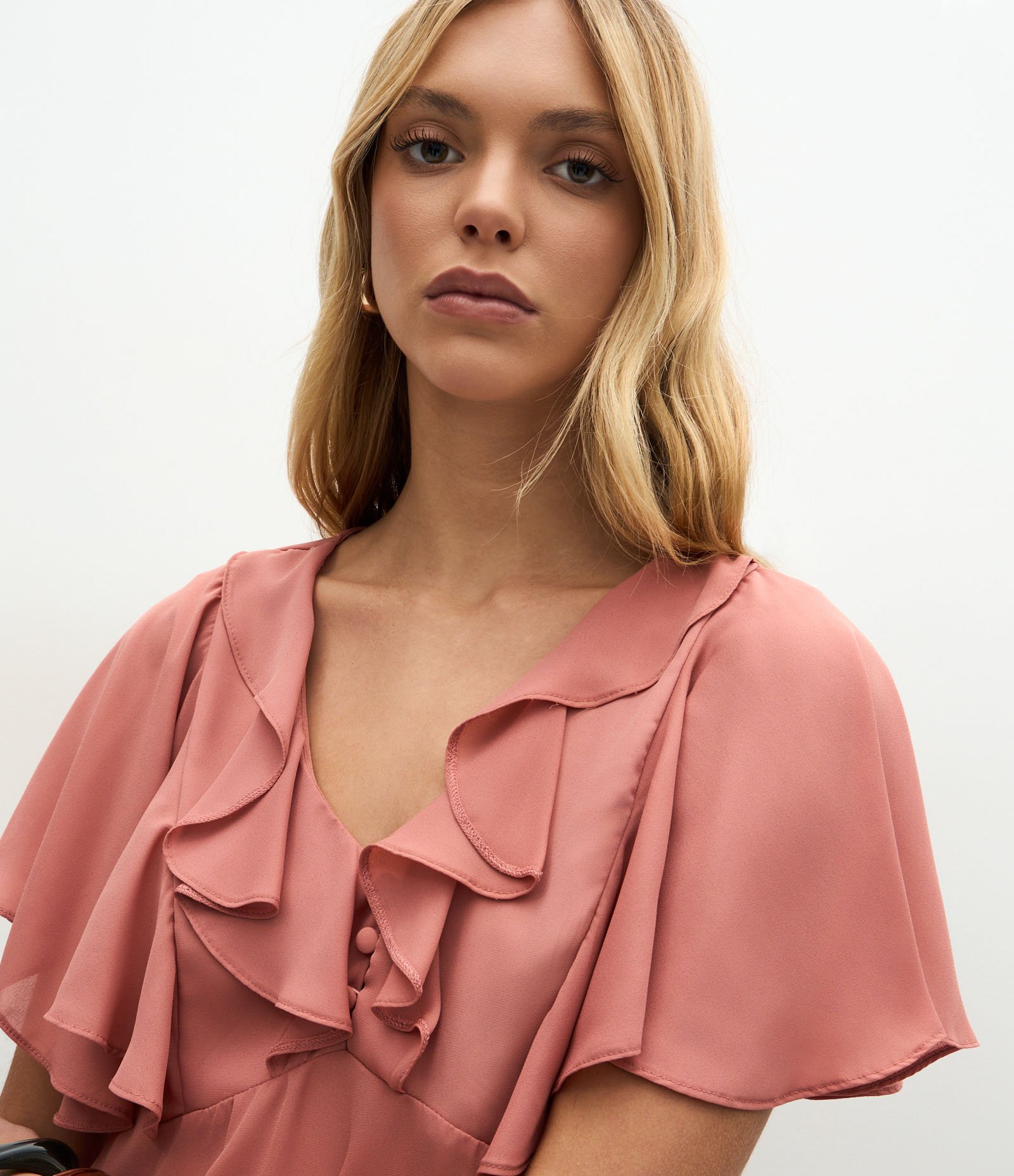 Blusa em Crepe com Mangas Curtas Estilo Borboleta Rosa