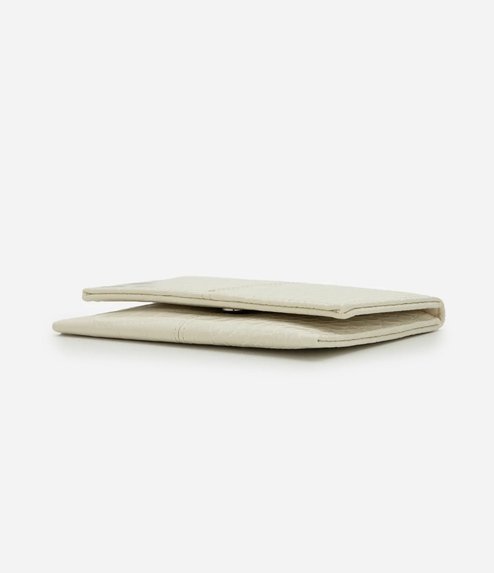 Carteira Envelope Pequena com Textura Croco Off White