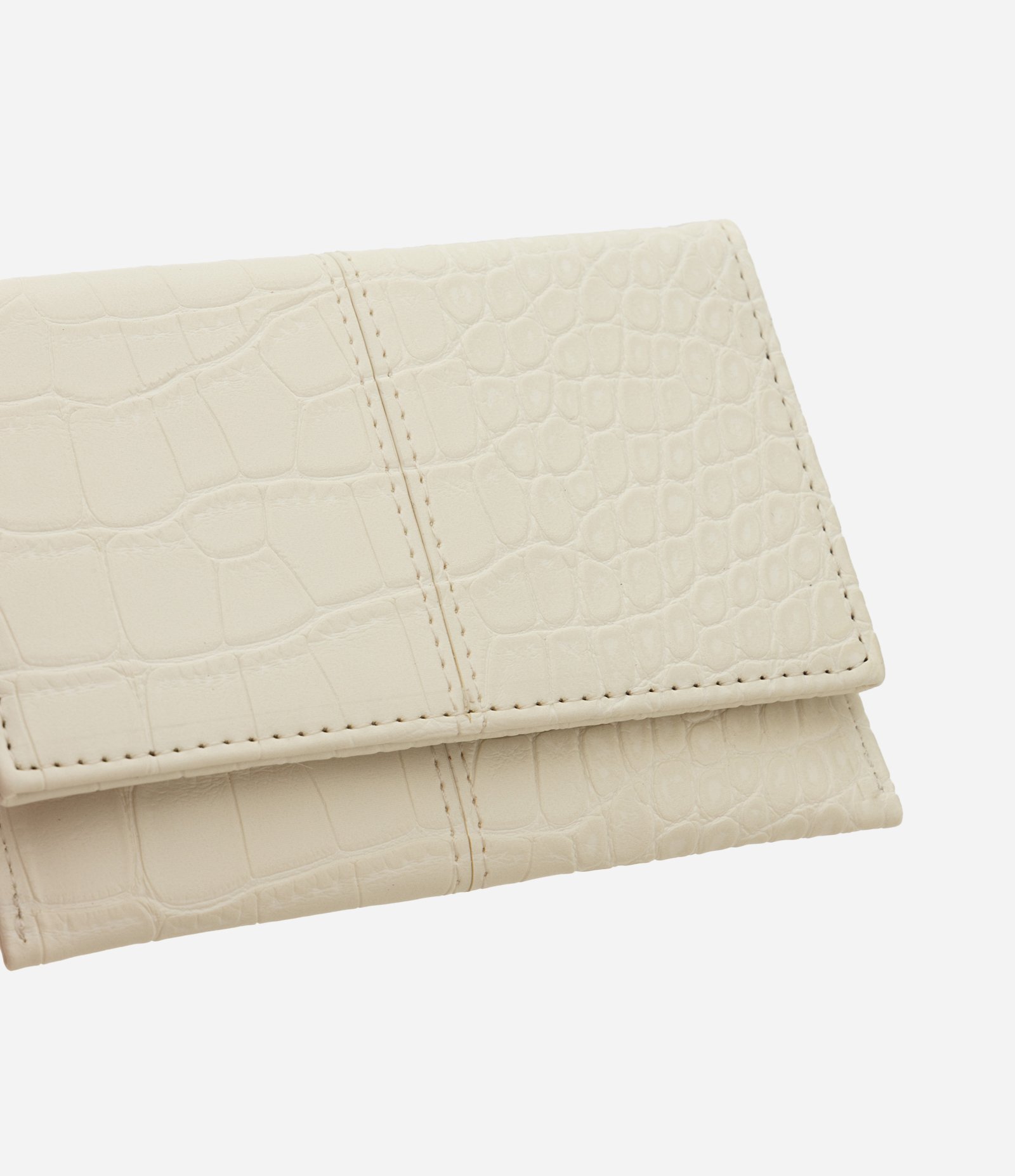 Carteira Envelope Pequena com Textura Croco Off White