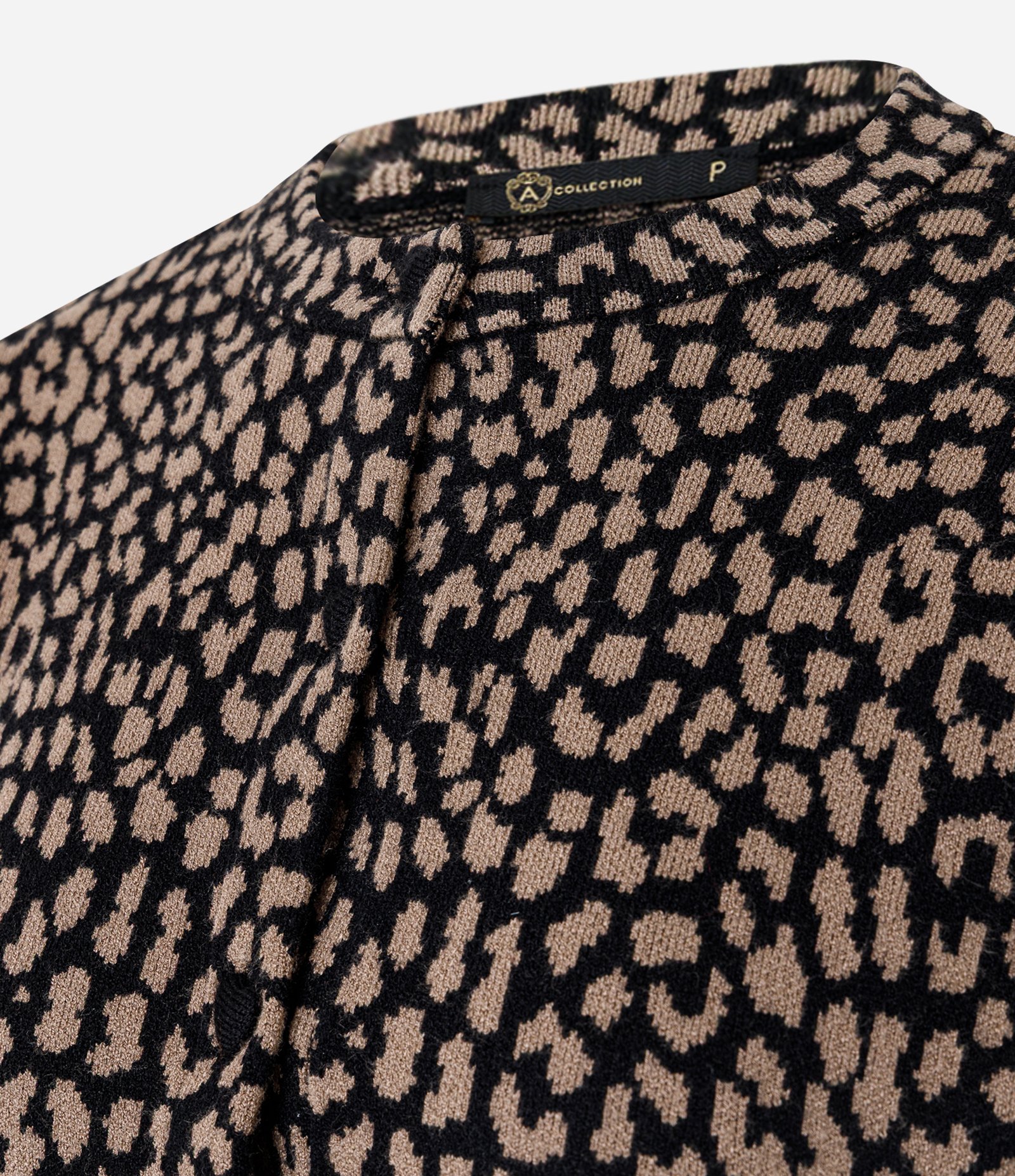 Cardigan em Tricô com Manga Bufante e Estampa Animal Print Marrom/Preto