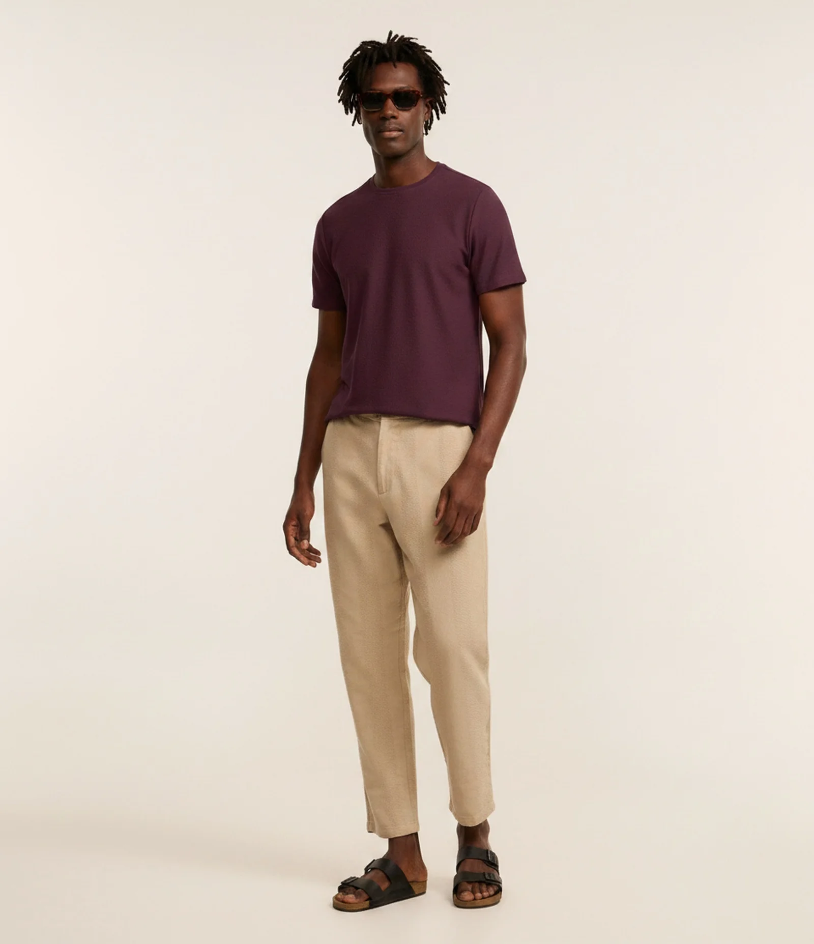 Camiseta Regular Básica com Textura Colmeia Vinho