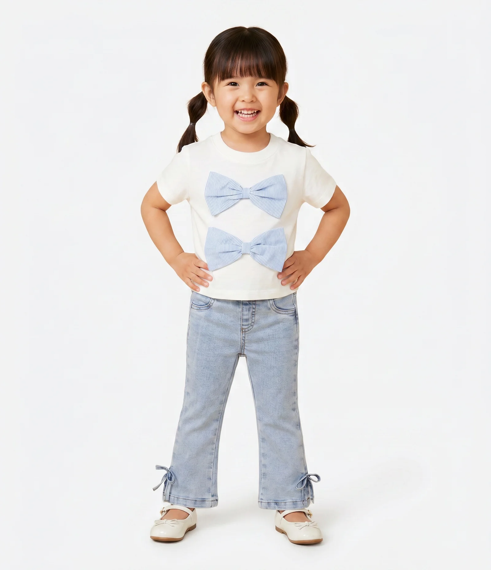 Calça Infantil Flare Jeans com Lacinho Aplicado – Tam 1 a 6 Anos Azul Claro